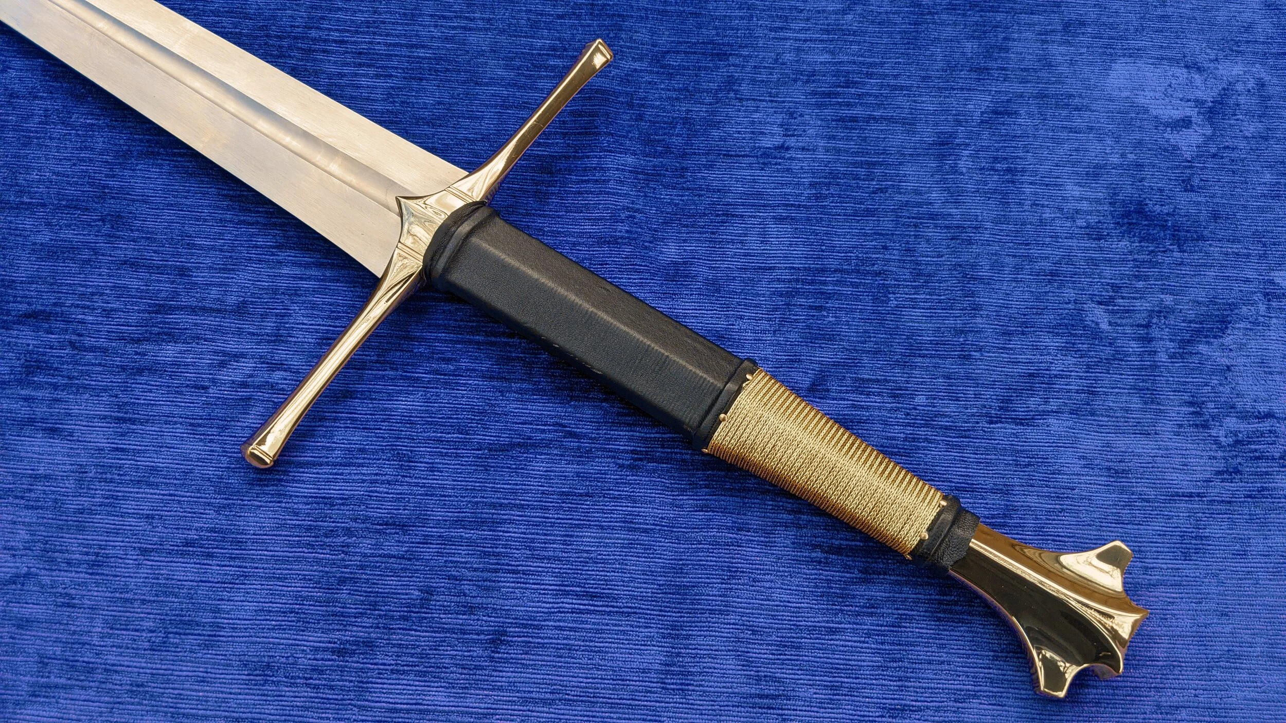 Longsword - Black & Brass Viscount (SHARP/BLUNT) — Jesse Belsky Stageswords