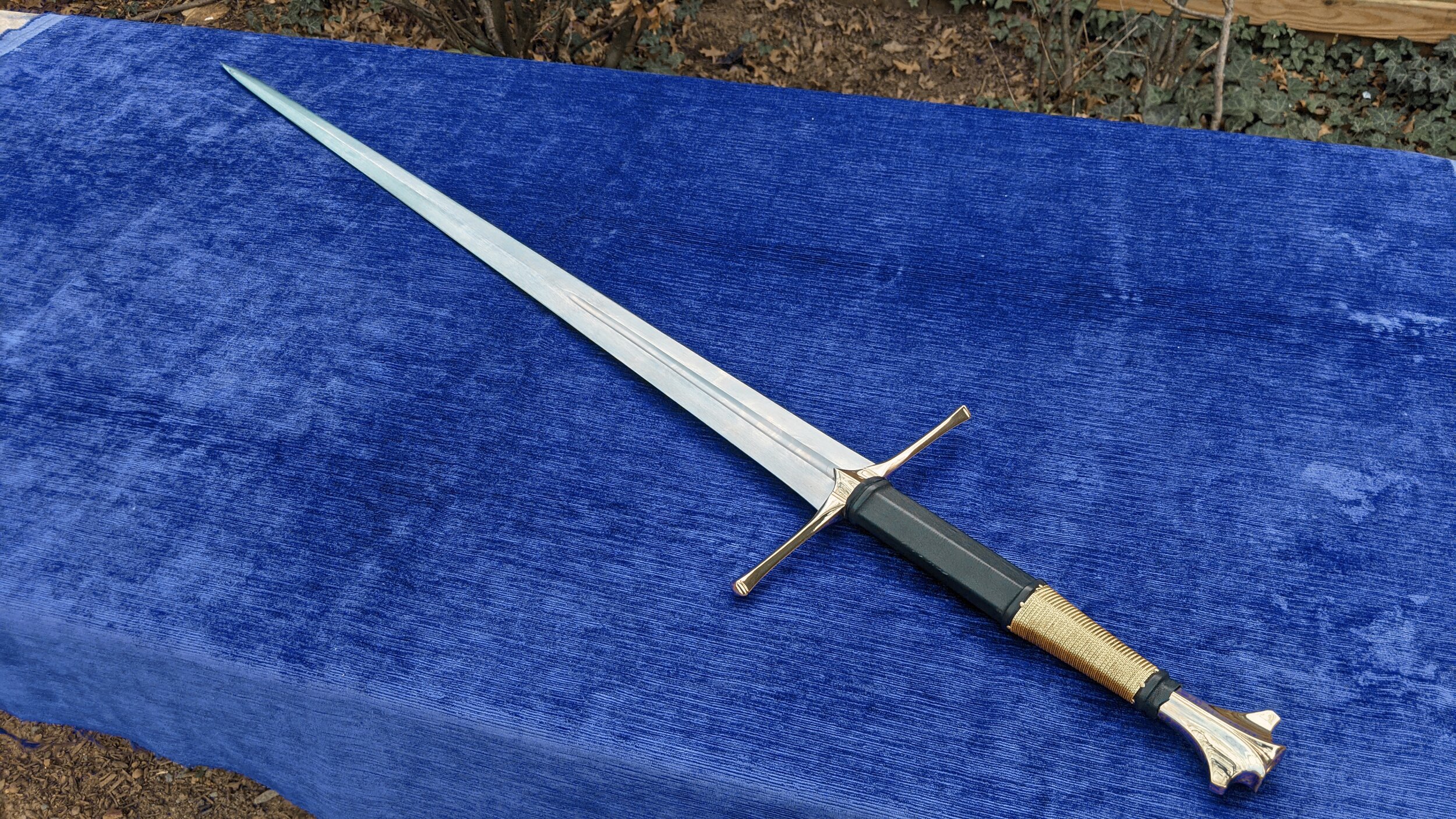 Longsword - Black & Brass Viscount (SHARP/BLUNT) — Jesse Belsky Stageswords
