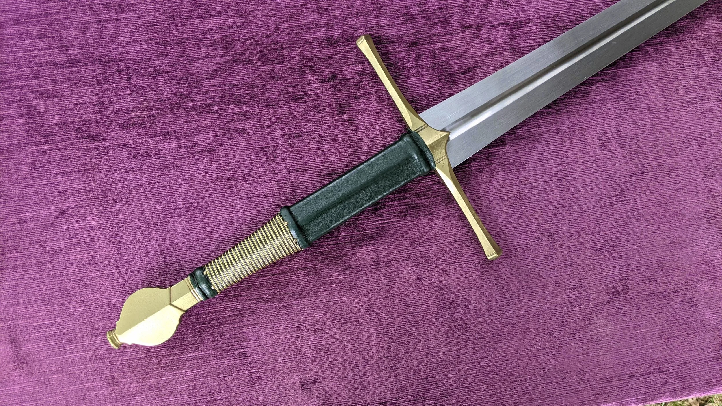 Longsword - Green & Brass Fishtail (SHARP/BLUNT) — Jesse Belsky Stageswords