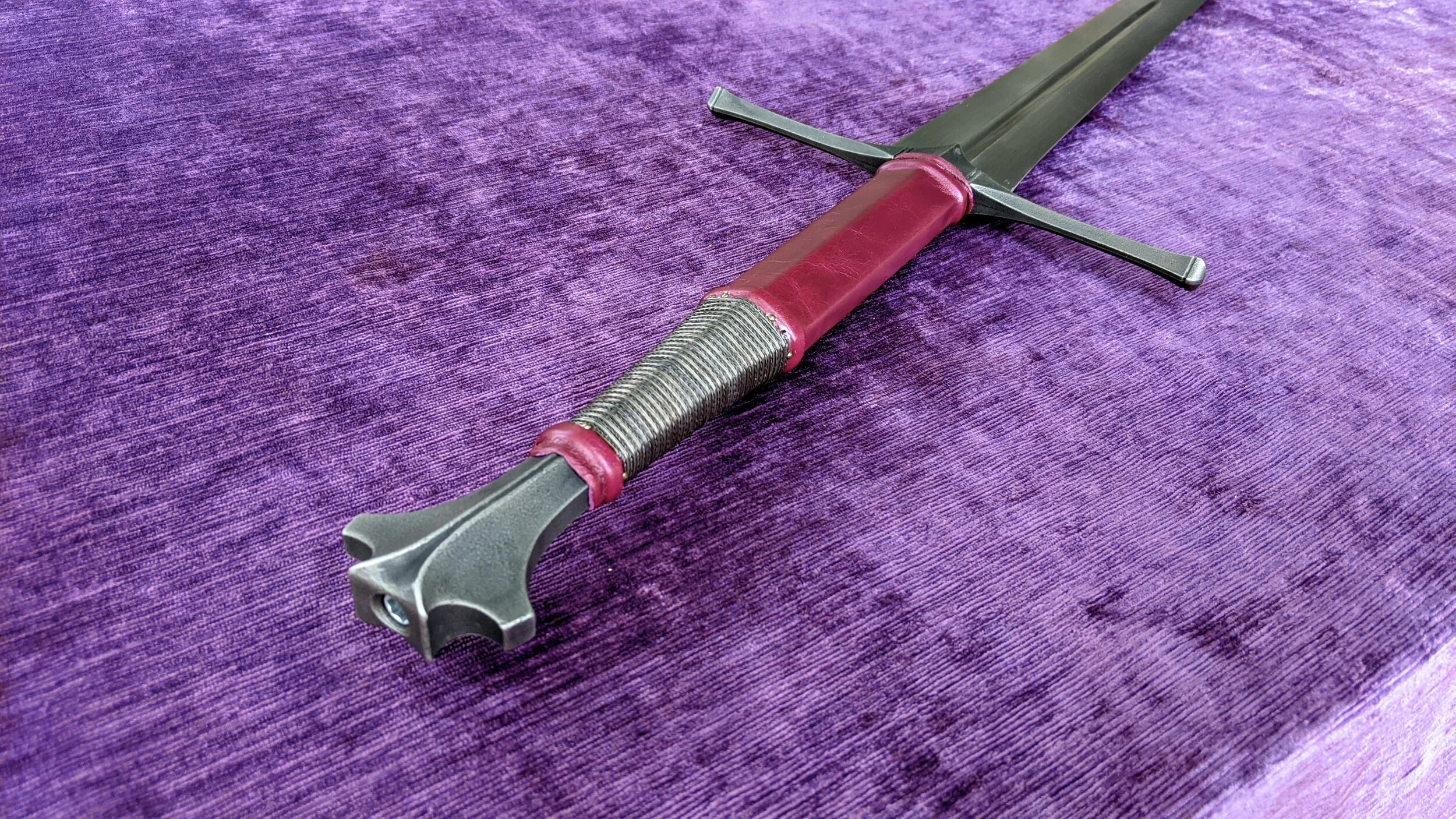 Longsword - Antiqued Hilt with Burgundy Grip & Half Wire (SHARP/BLUNT ...