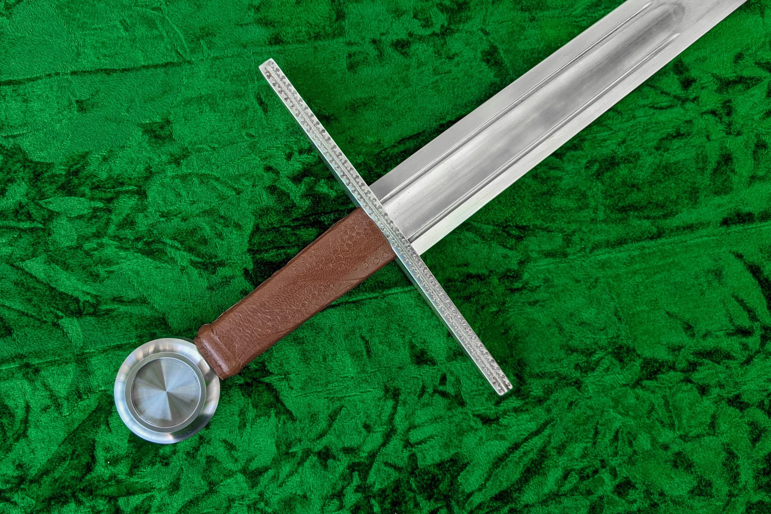 Single Hand Broadsword 11 - Embossed Brown Grip [BLUNT] — Jesse Belsky ...