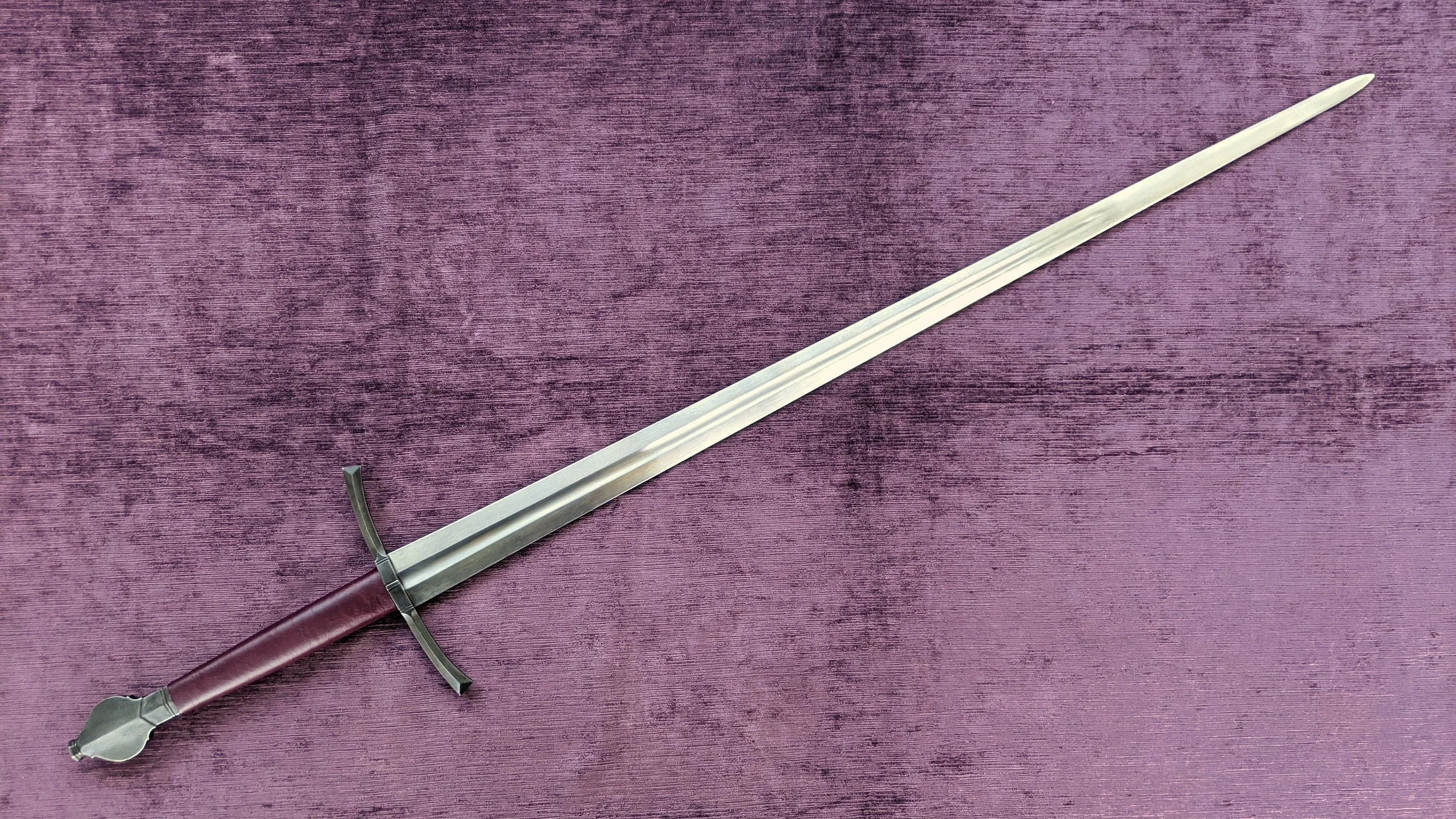 Wine Grip Bastard Sword [SHARP/BLUNT] — Jesse Belsky Stageswords