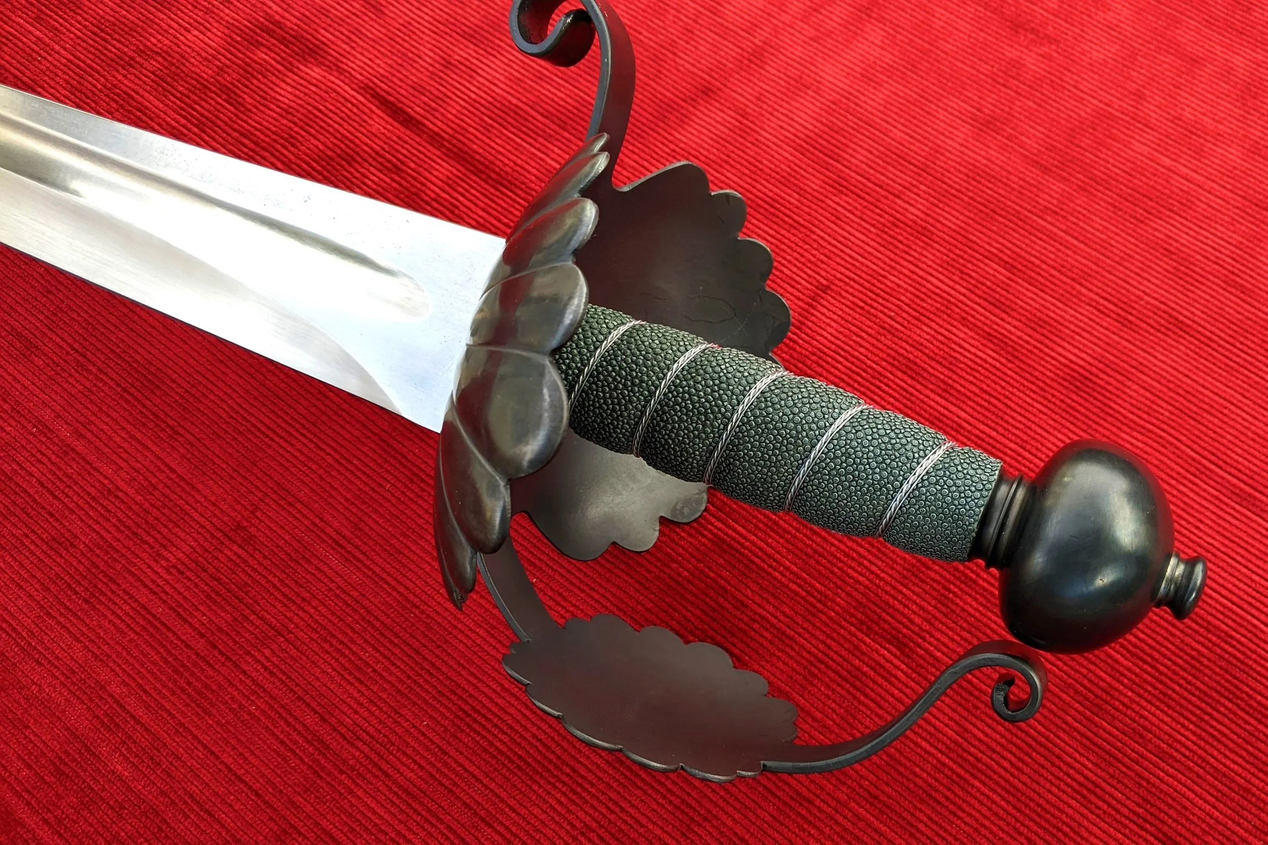 Clamshell Cutlass [Sharp] — Jesse Belsky Stageswords