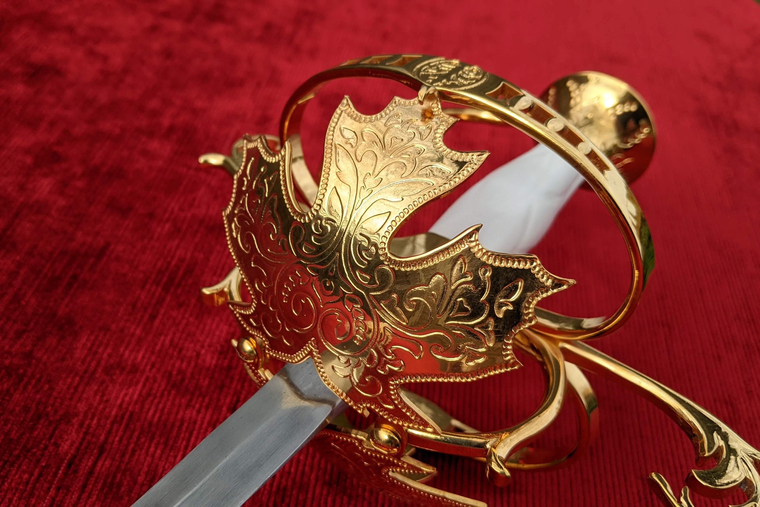 Golden Leaf Rapier [SHARP] — Jesse Belsky Stageswords