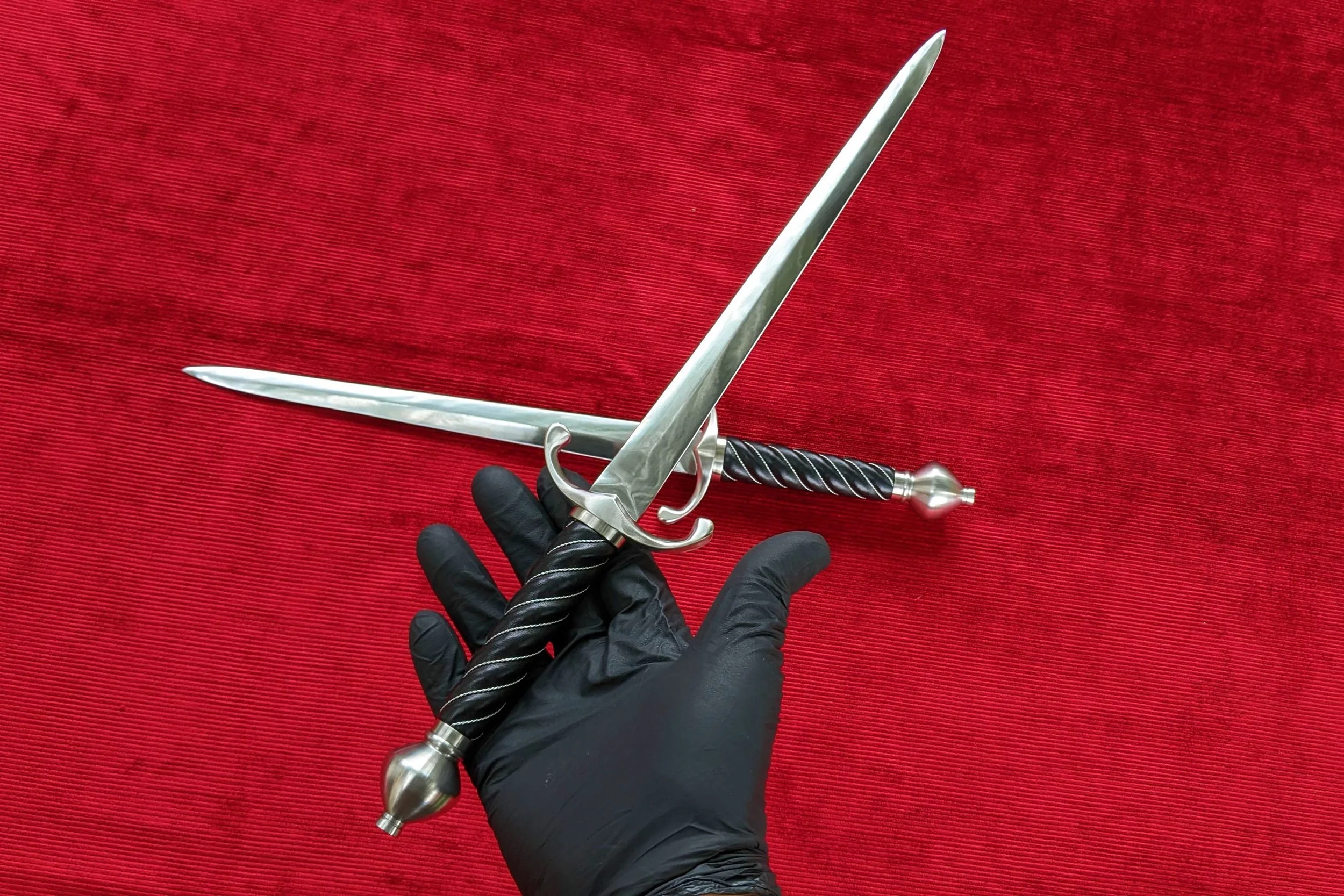 V Daggers [SHARP] — Jesse Belsky Stageswords