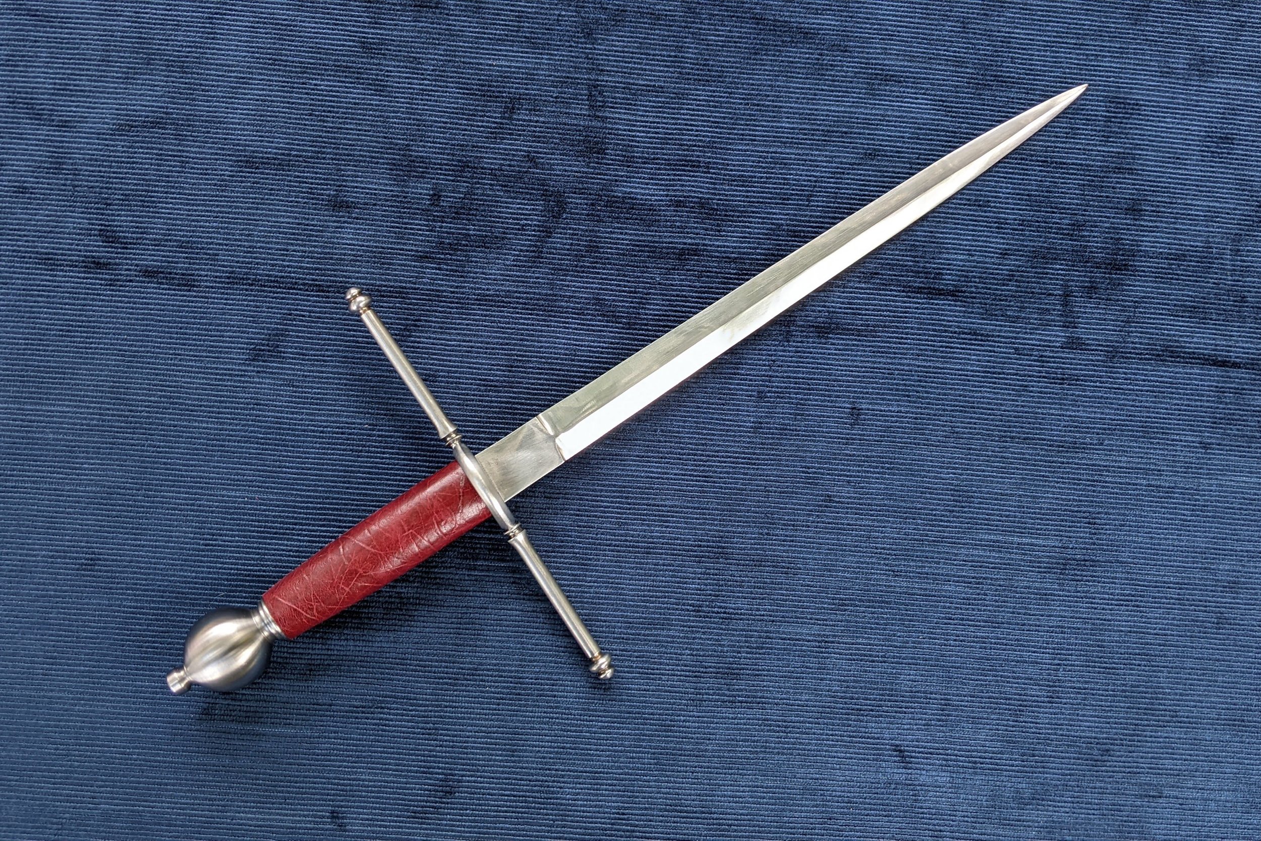 SOLD Parrying Daggers — Jesse Belsky Stageswords