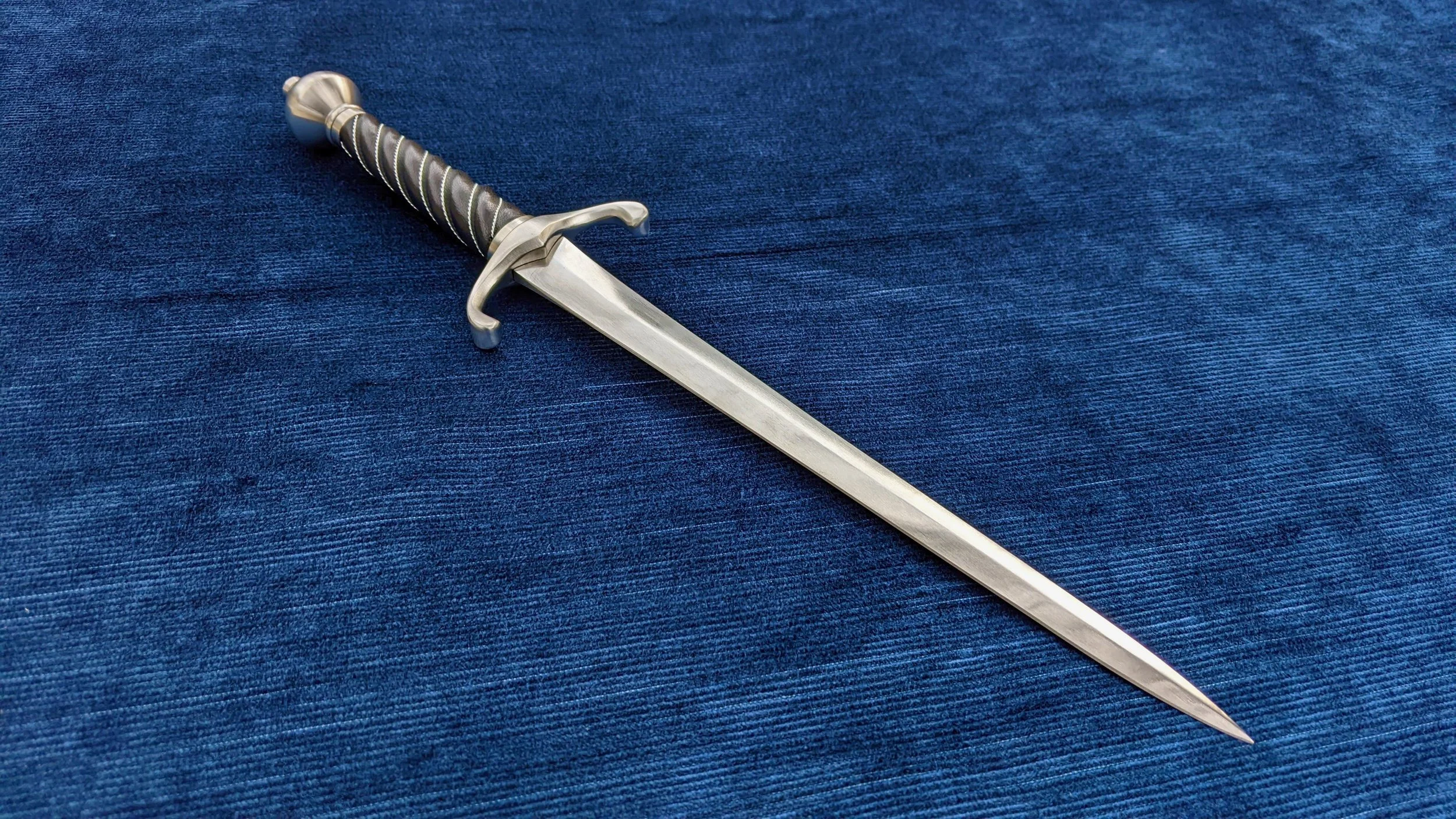 SOLD Steel Daggers — Jesse Belsky Stageswords