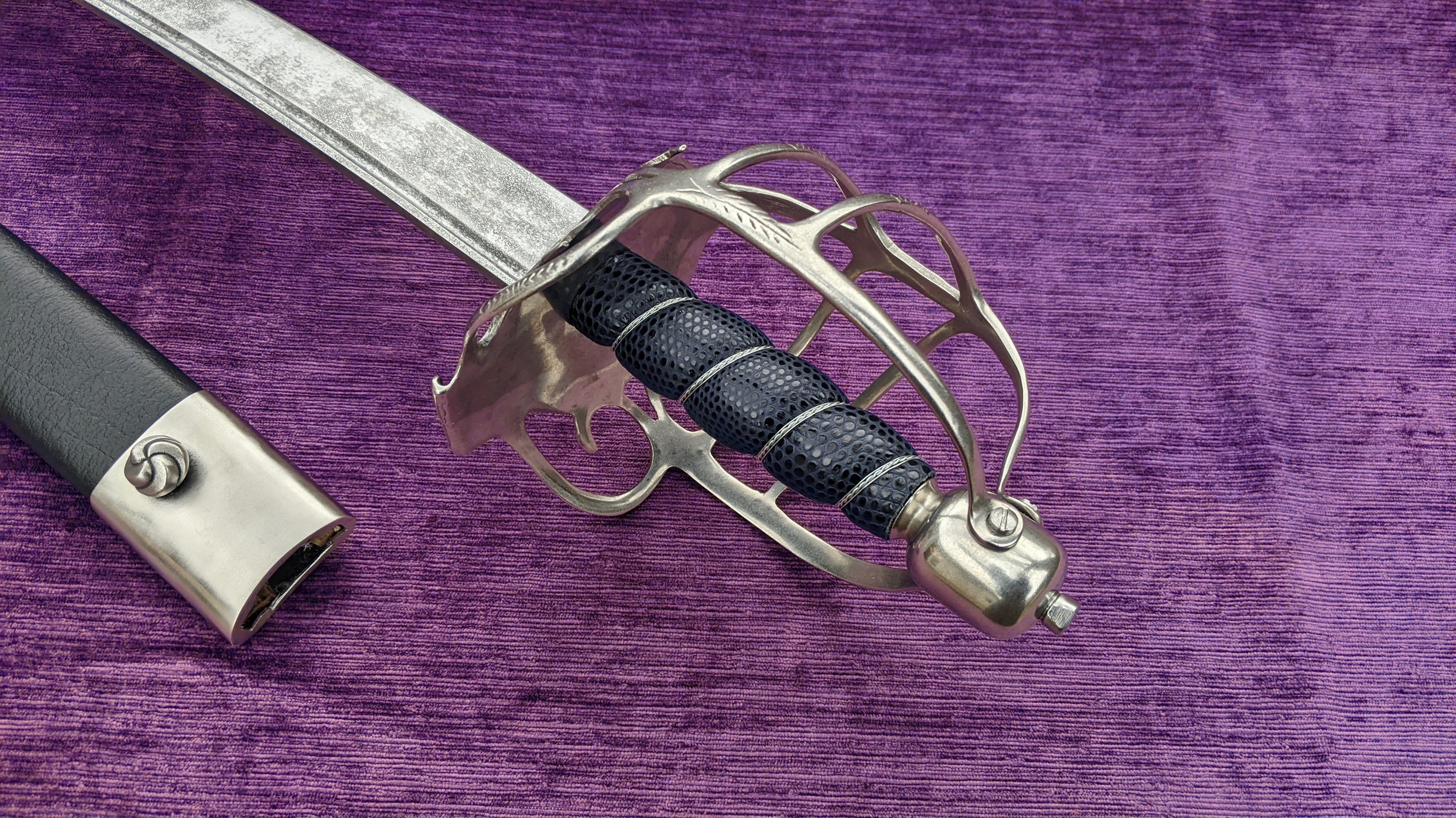 Captain Flint Mortuary Hilt Cutlass 3 [SHARP] — Jesse Belsky Stageswords