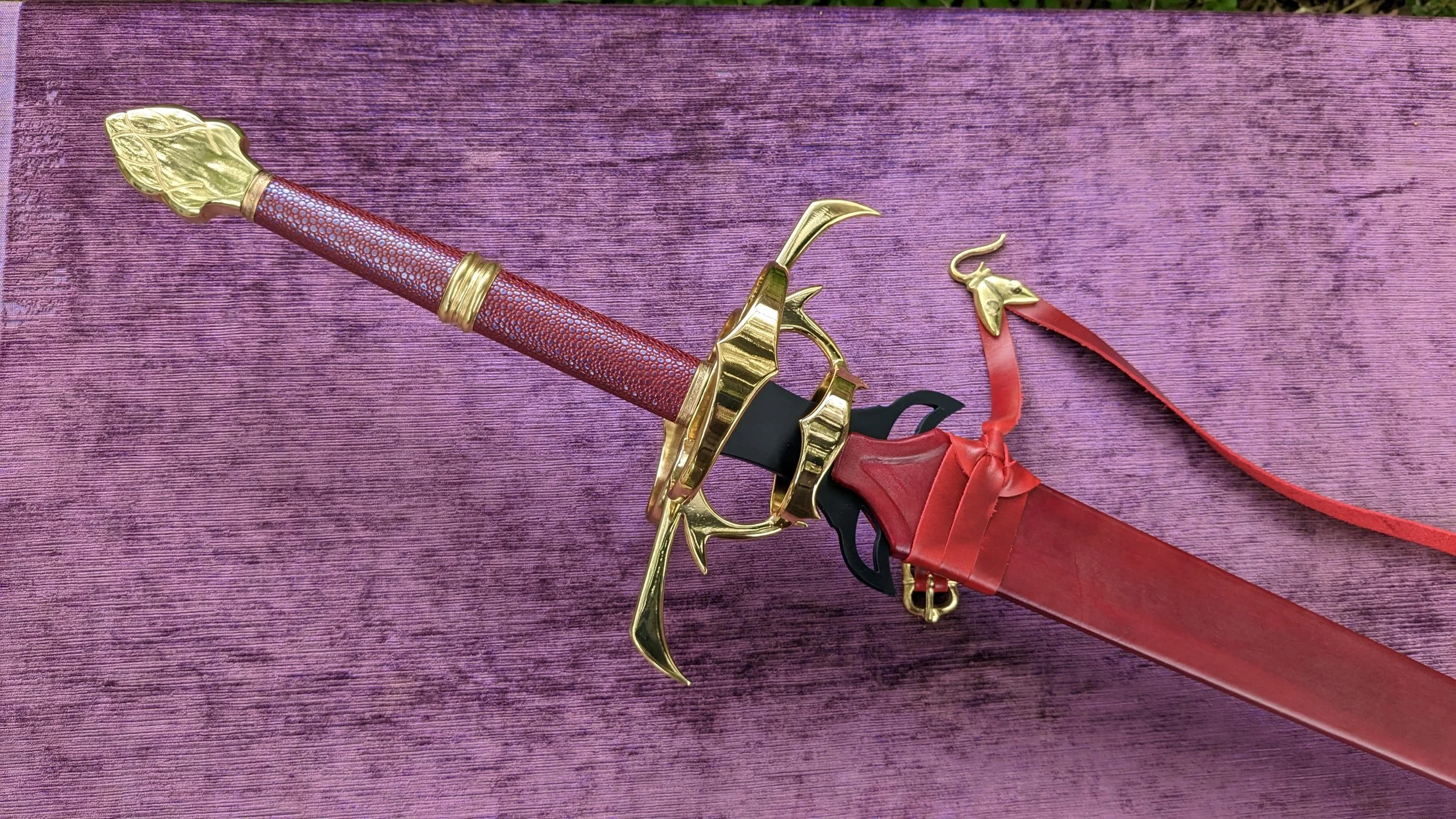 Golden Wolf Wedding Longsword [ALUMINUM] — Jesse Belsky Stageswords