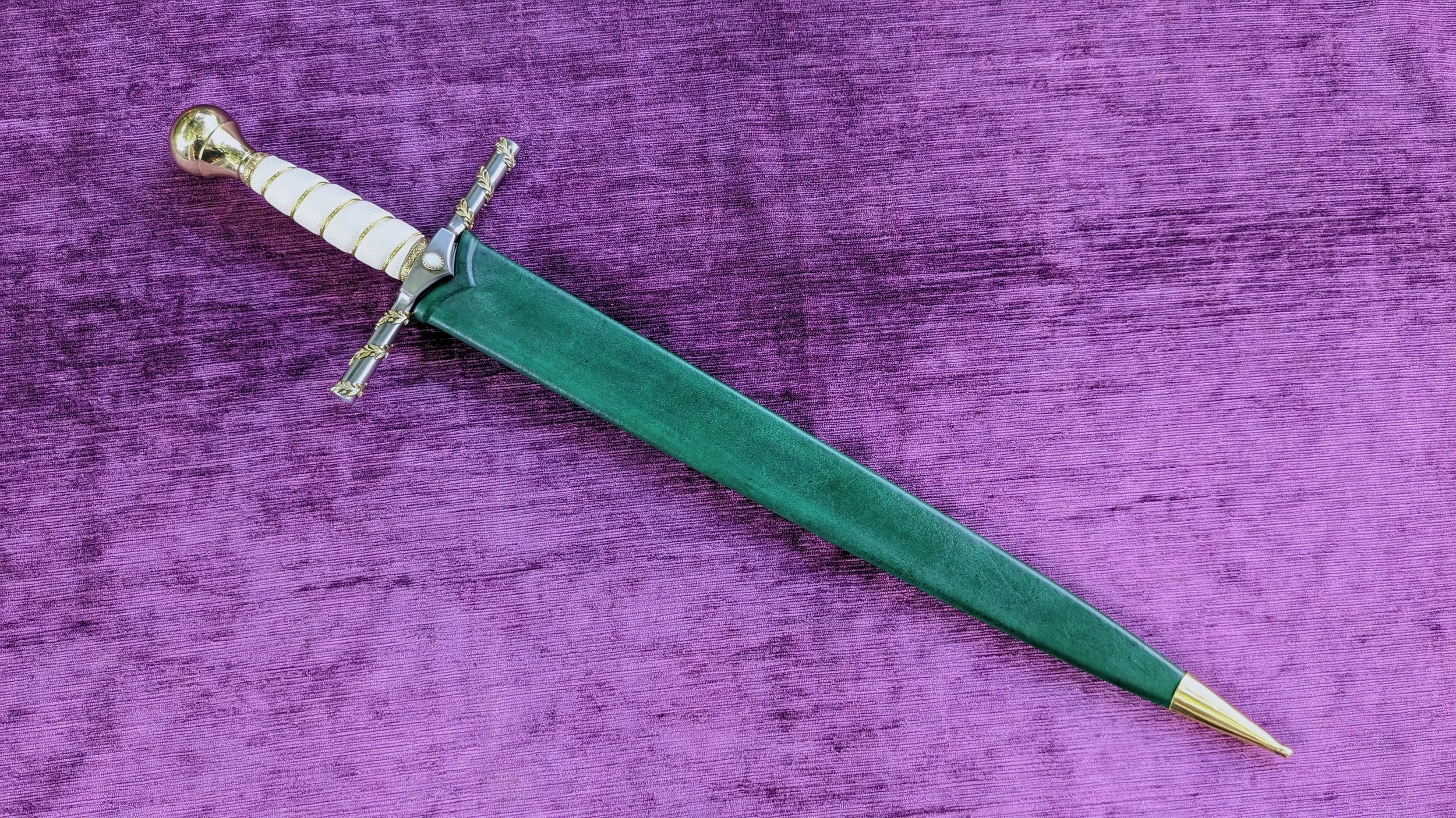 Opal Wedding Short-Sword — Jesse Belsky Stageswords