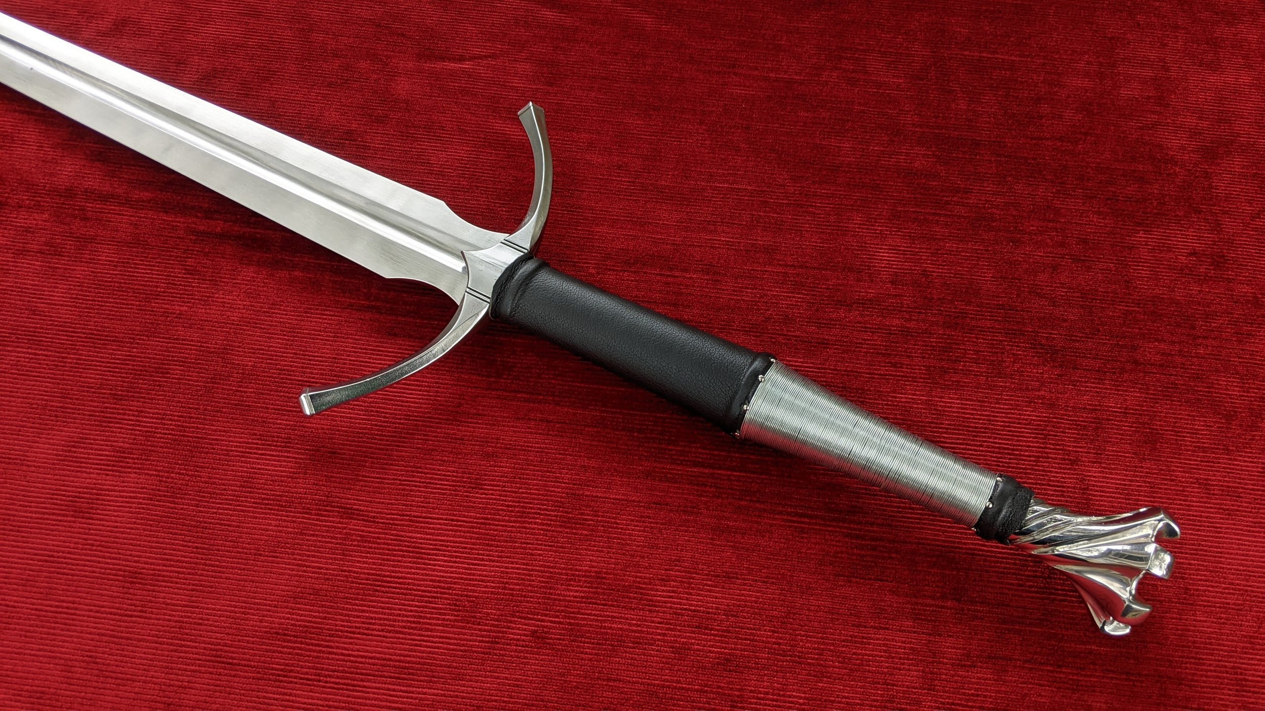 Fantasy Longsword - Upswept Guard (SHARP) — Jesse Belsky Stageswords