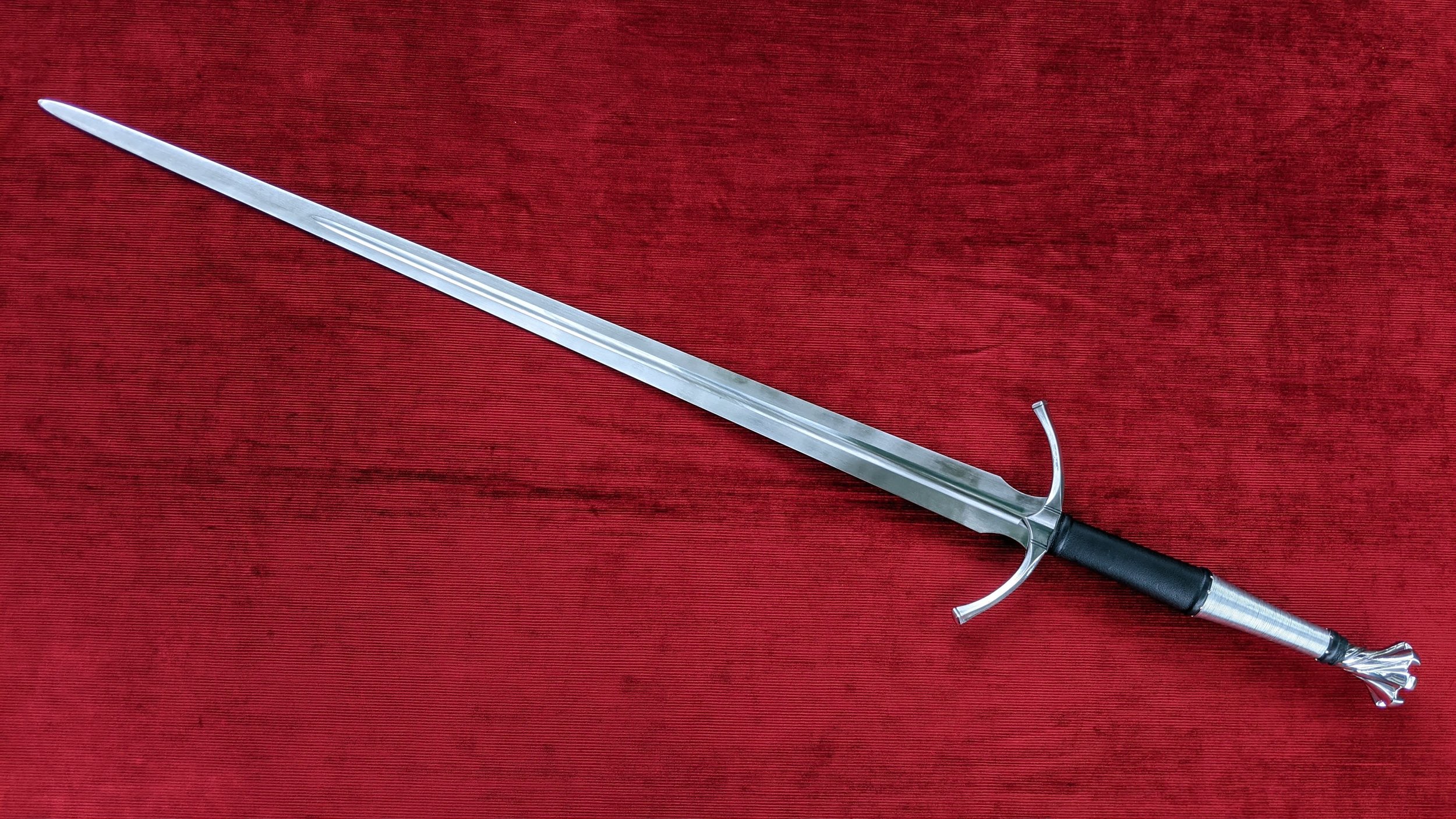 Fantasy Longsword - Upswept Guard (SHARP) — Jesse Belsky Stageswords