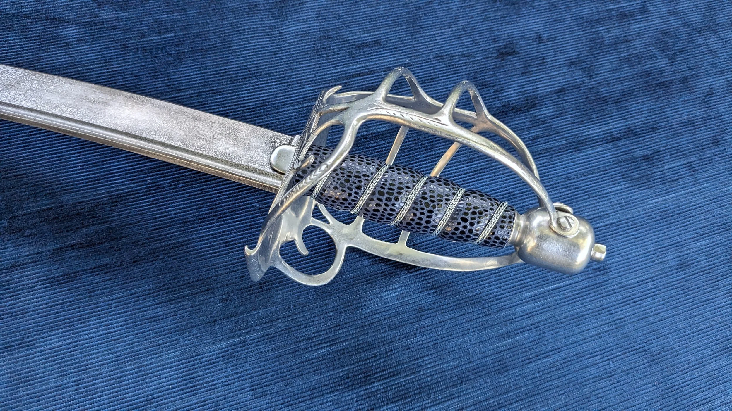 Captain Flint Mortuary Hilt Cutlass 4 [SHARP] — Jesse Belsky Stageswords