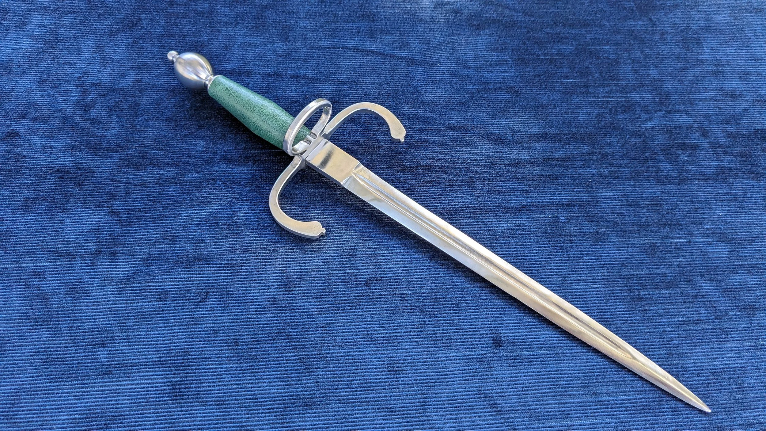 SOLD Parrying Daggers — Jesse Belsky Stageswords