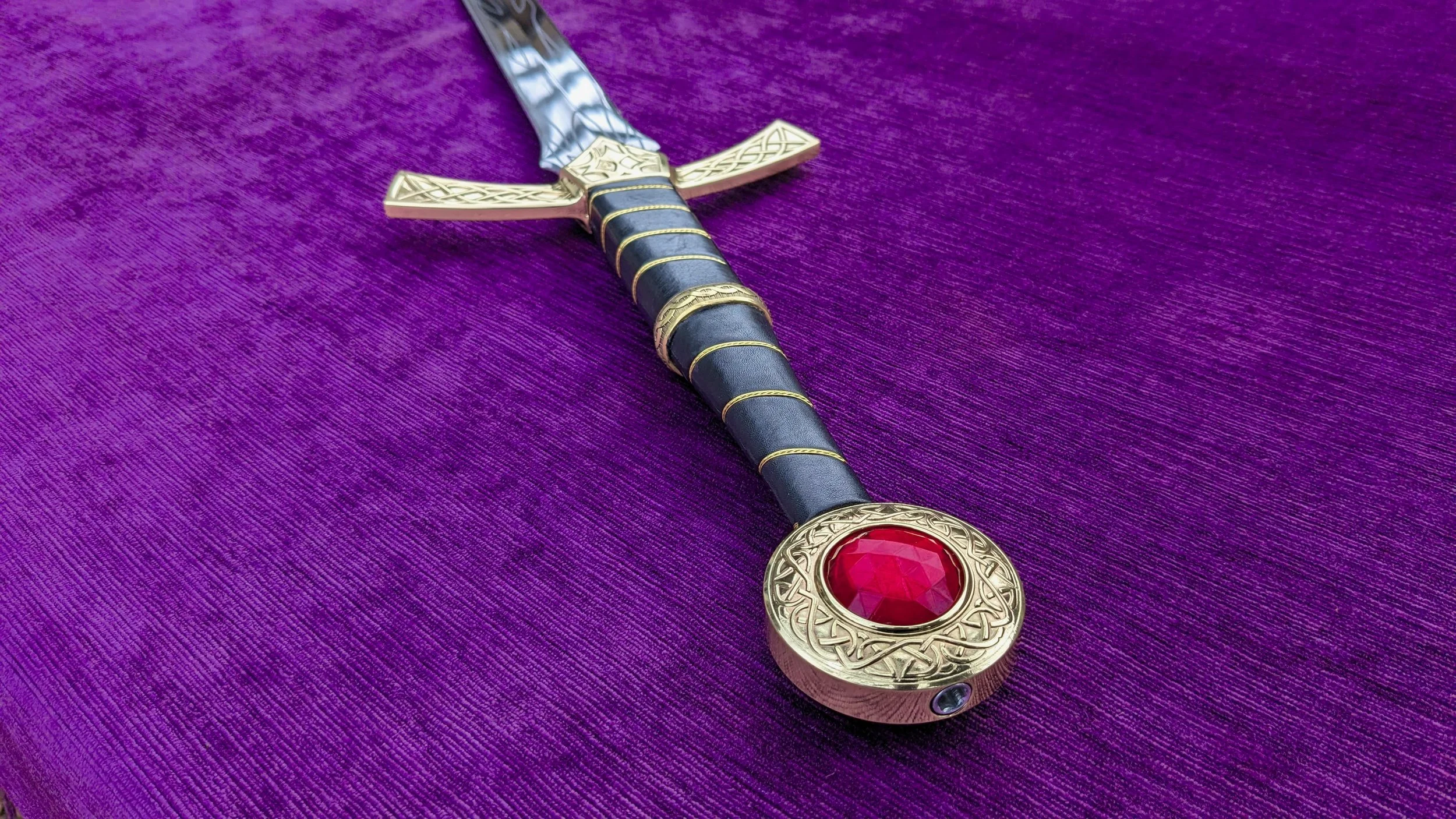 Goldryn Sword [BLUNT] — Jesse Belsky Stageswords