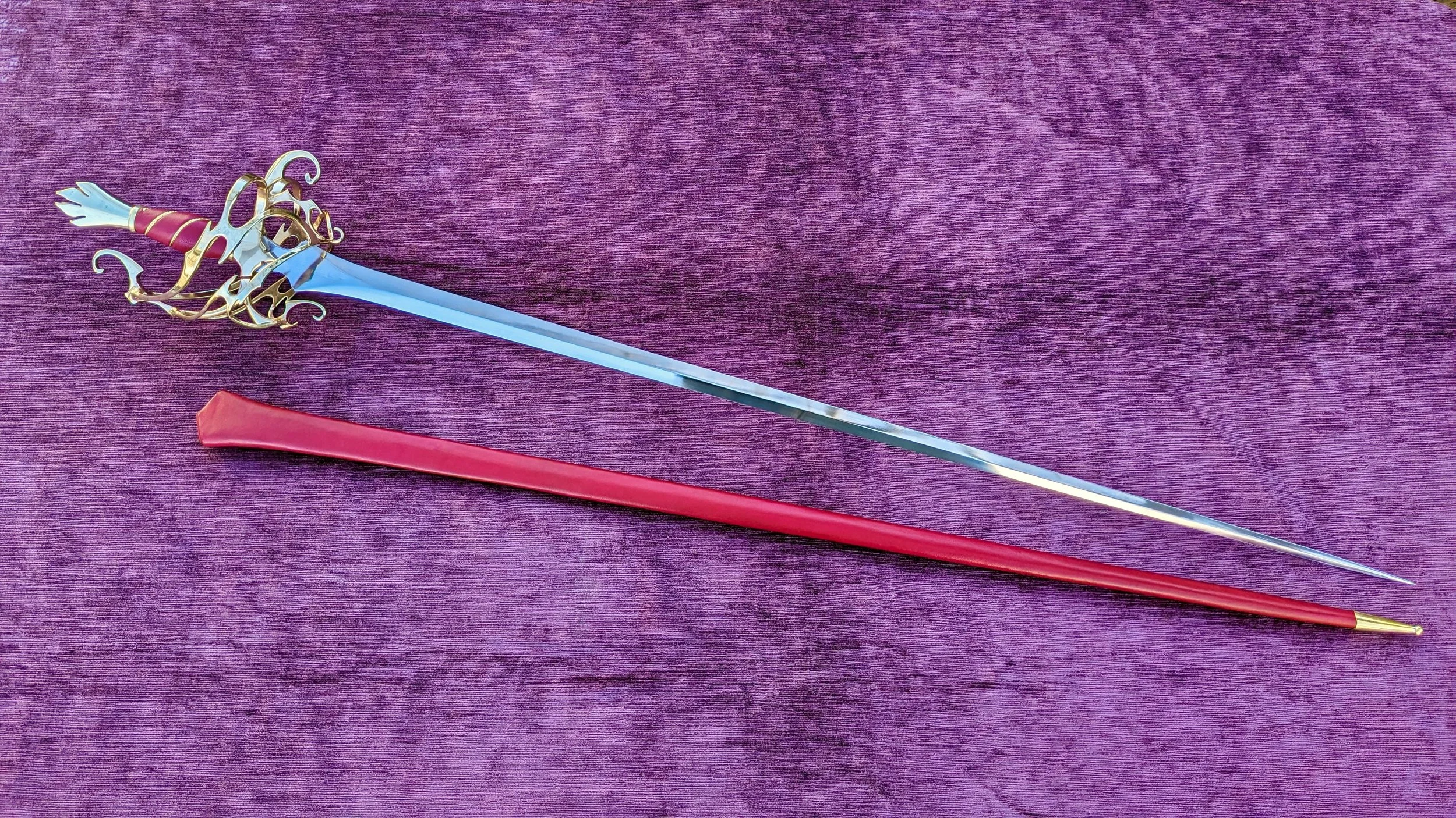 Crown of Gold Rapier -- [SHARP] — Jesse Belsky Stageswords