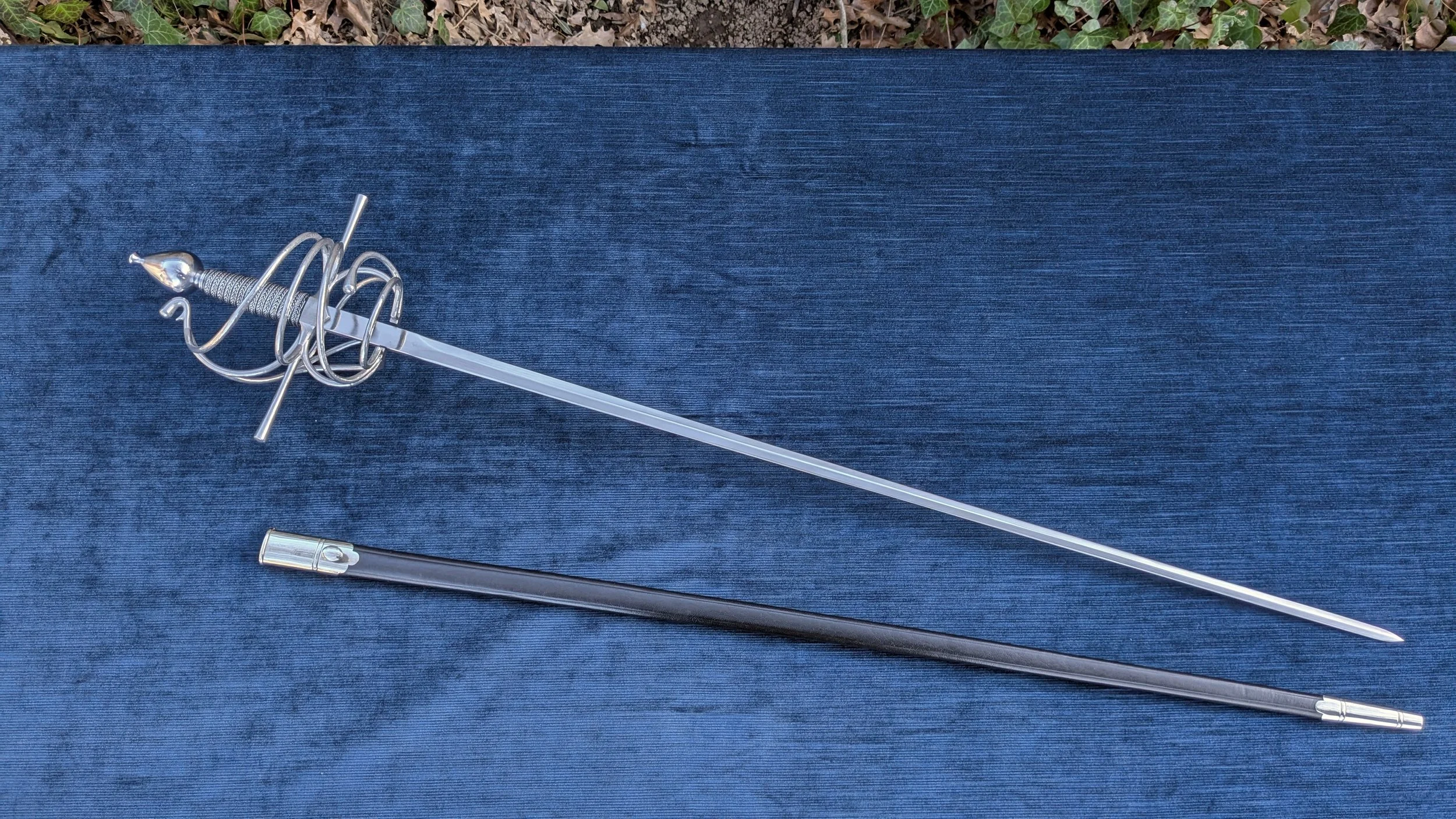Loop Hilt Rapier 3 -- [SHARP/BLUNT] — Jesse Belsky Stageswords