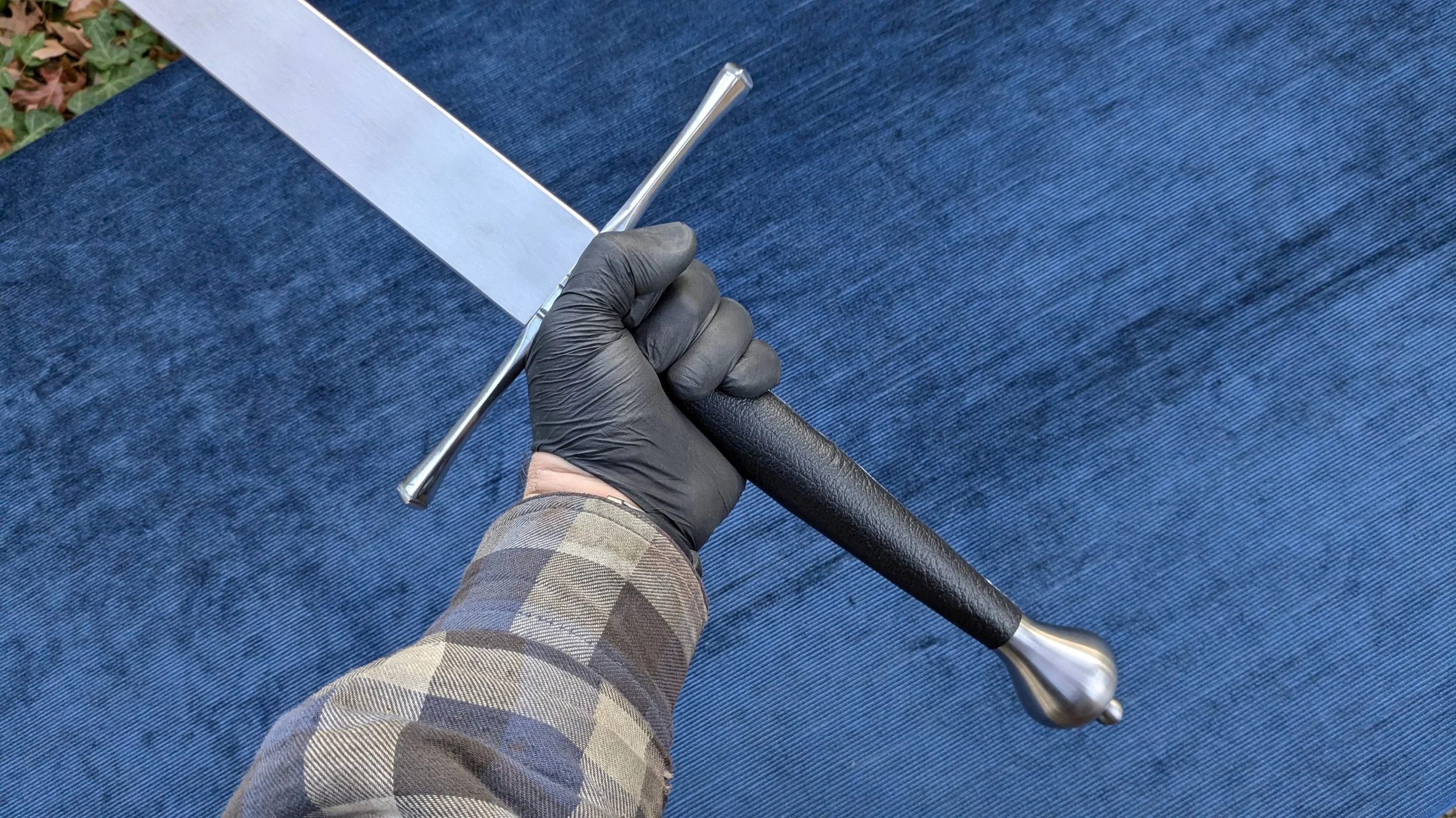 ALUMINUM Two Handed Broadsword - Black Grip — Jesse Belsky Stageswords