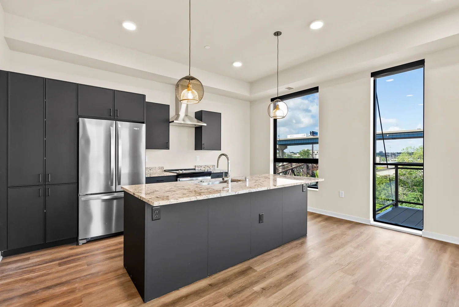 Newly Built Apartments for Rent in Milwaukee | River Place Lofts ...
