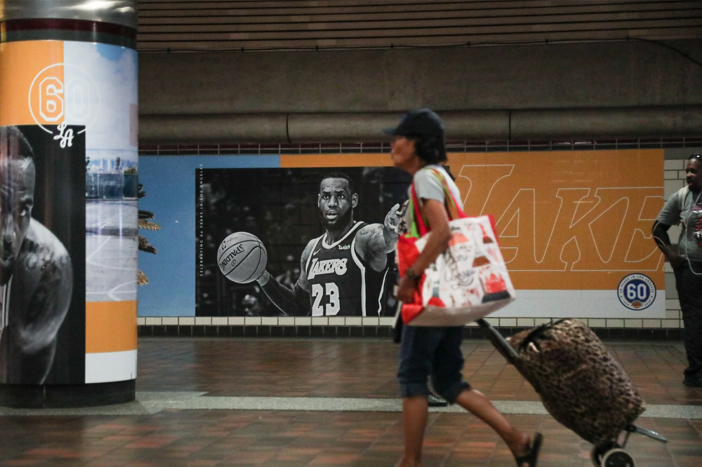 Los Angeles Lakers / Metro — ANNA LUPEAN