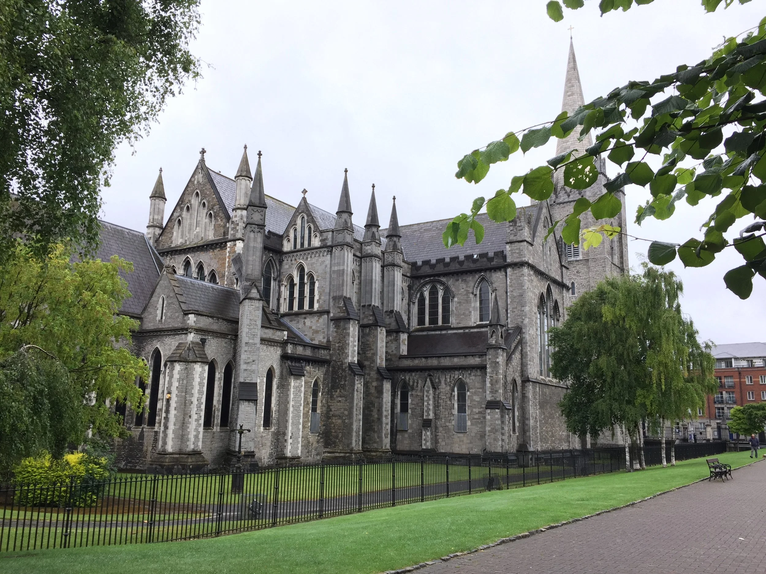 Gallivanting in Green: Ireland — Green Grass Girl