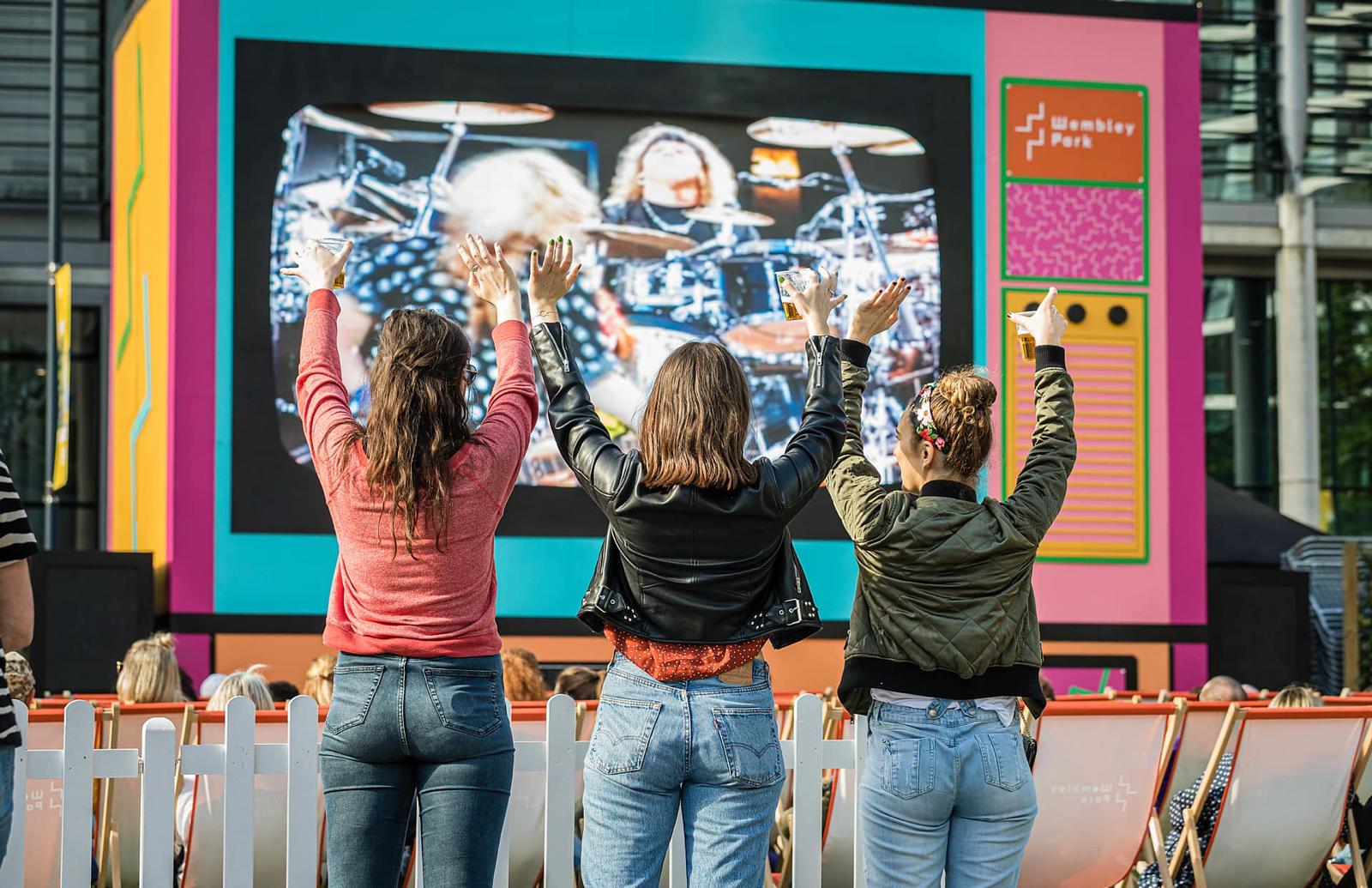 Tandem Set and Scenery