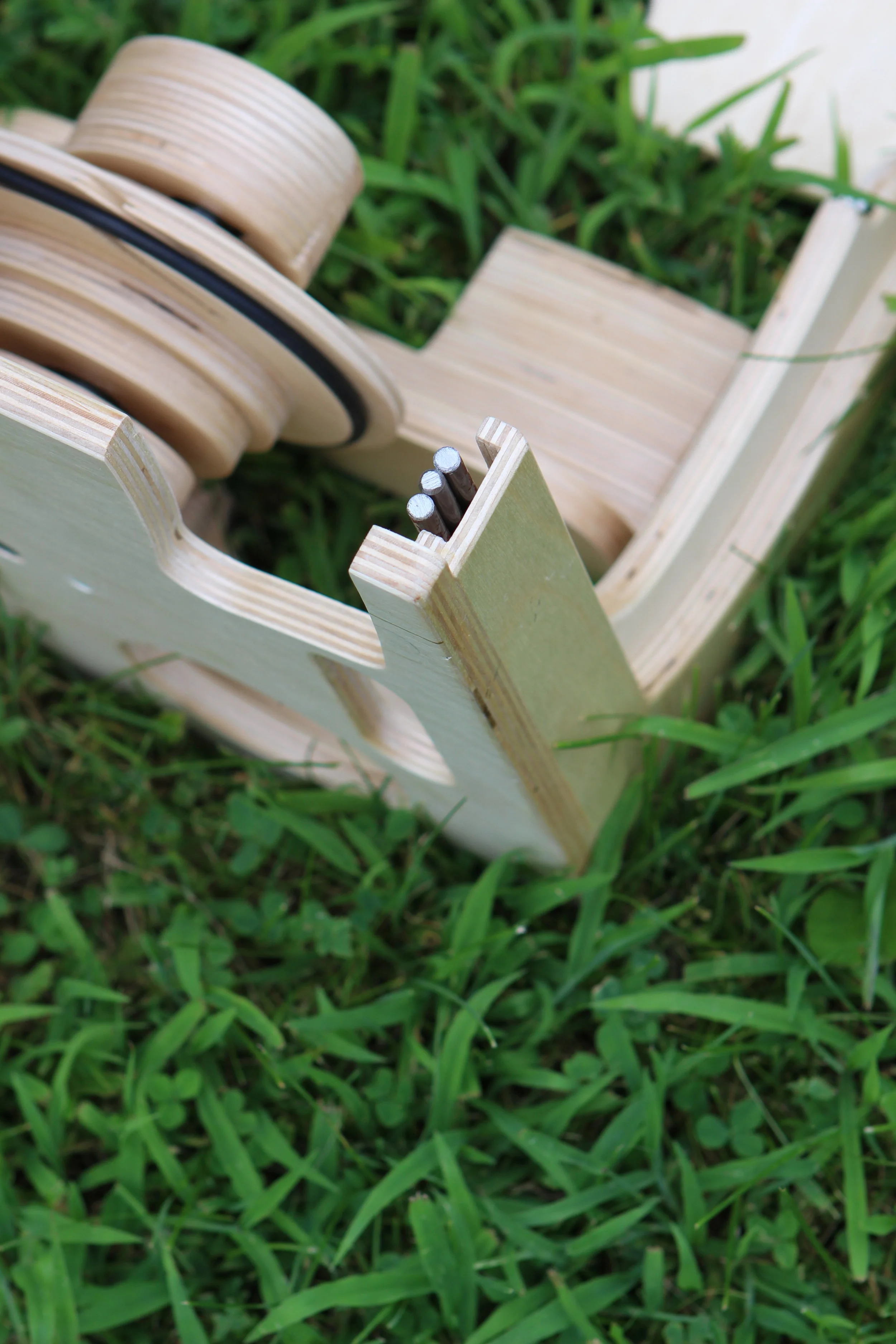 SpinOlution Spinning Wheels: King Bee Portable Folding Travel Yarn ...