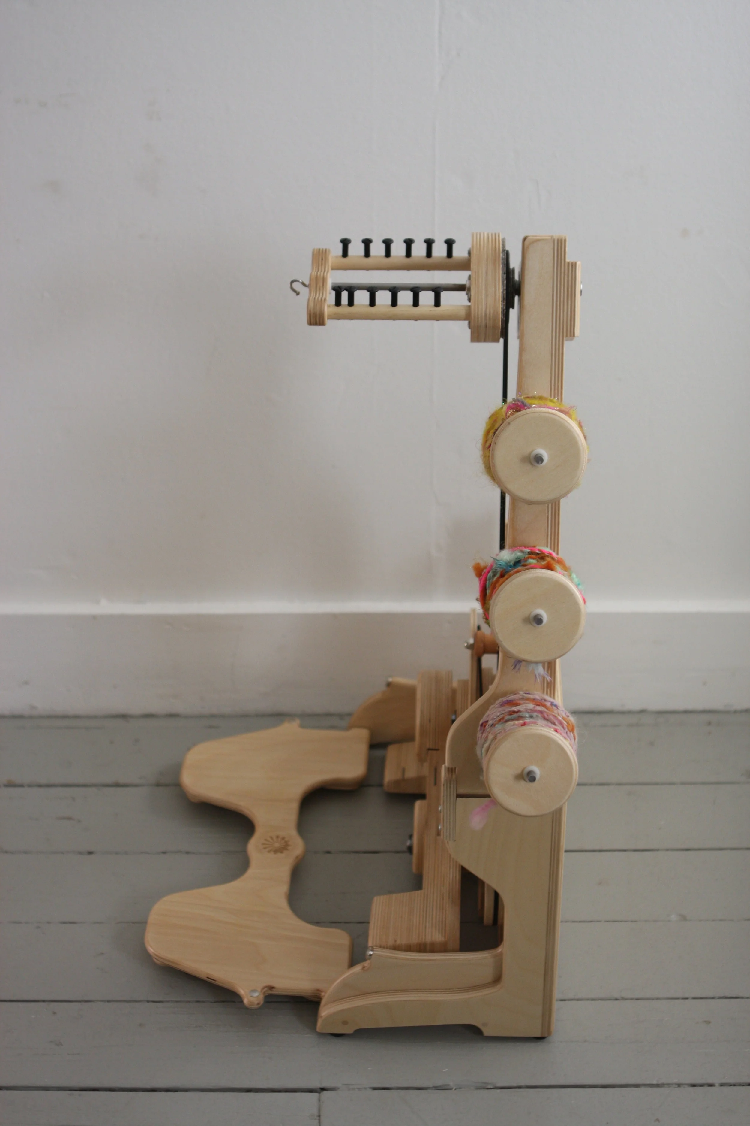 SpinOlution Spinning Wheels: Queen Bee Fine Yarn Spinning Foldable ...