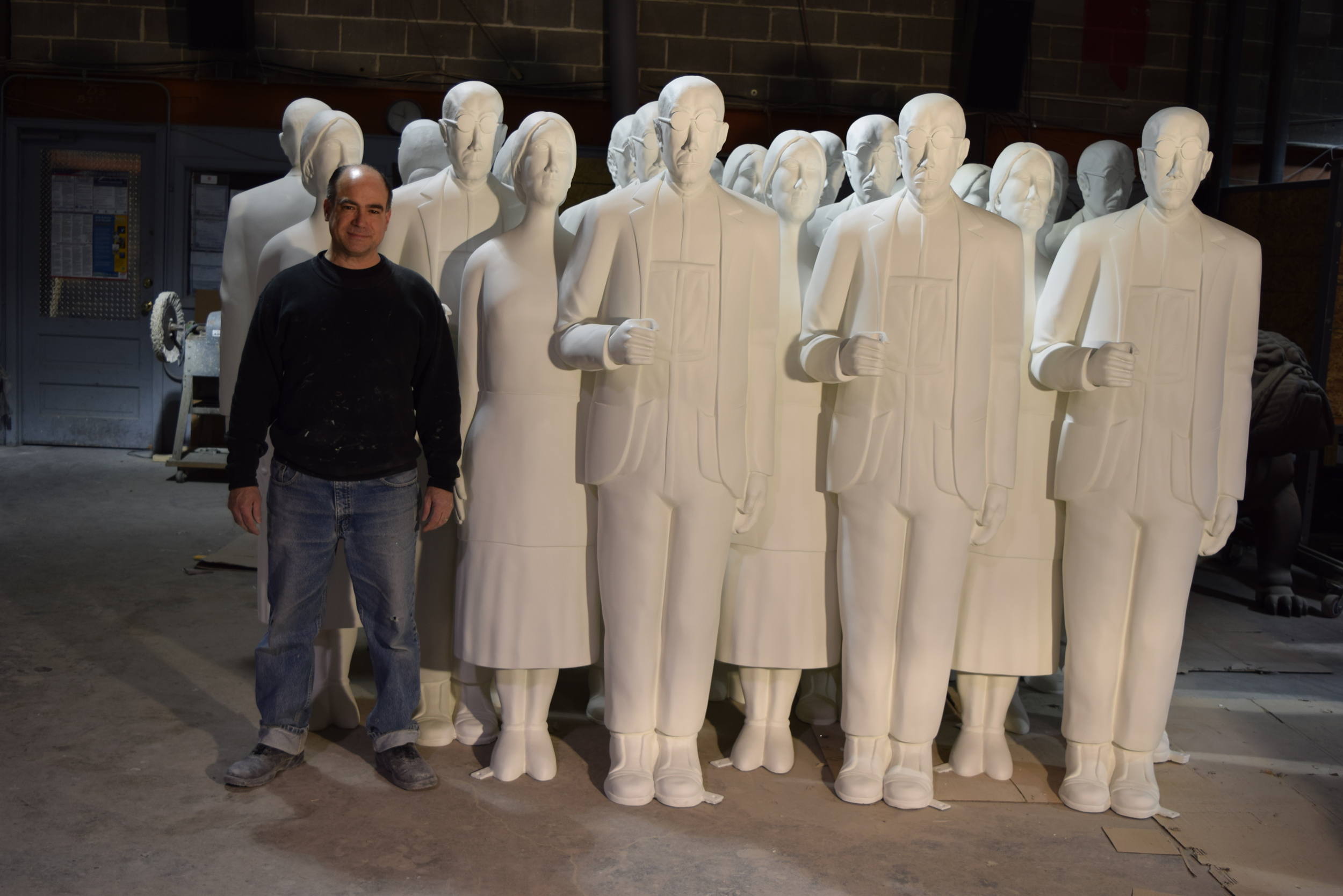 Fiberglass Sculpture Artists : Numerous animal figures made of ...