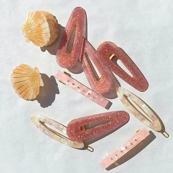 The Only Summer Accessory You Need: 90s Hair Clips — We The Dreamers