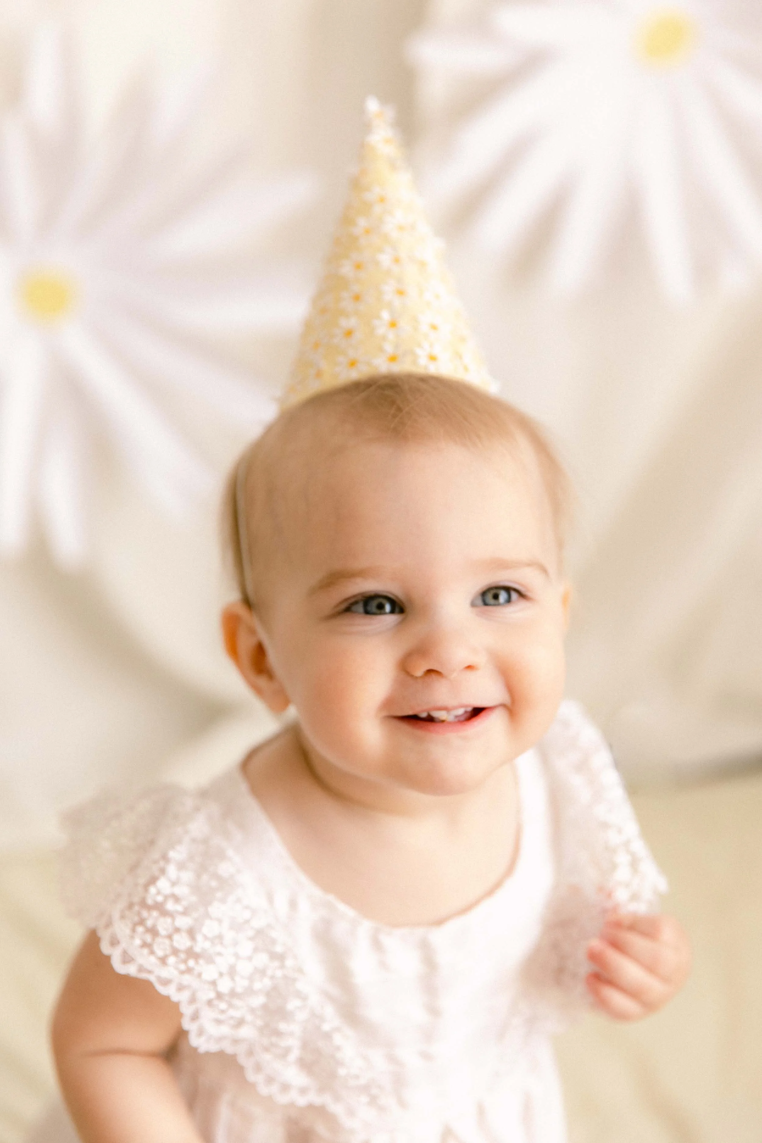 DAISY INSPIRED FIRST BIRTHDAY PARTY — Plaited Portraits