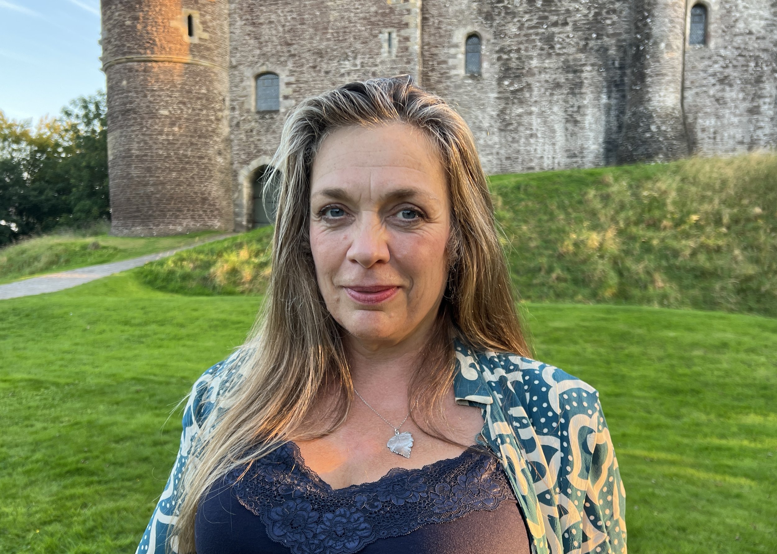 Explore the fascinating world of herbal remedies with Amanda Edmiston ...