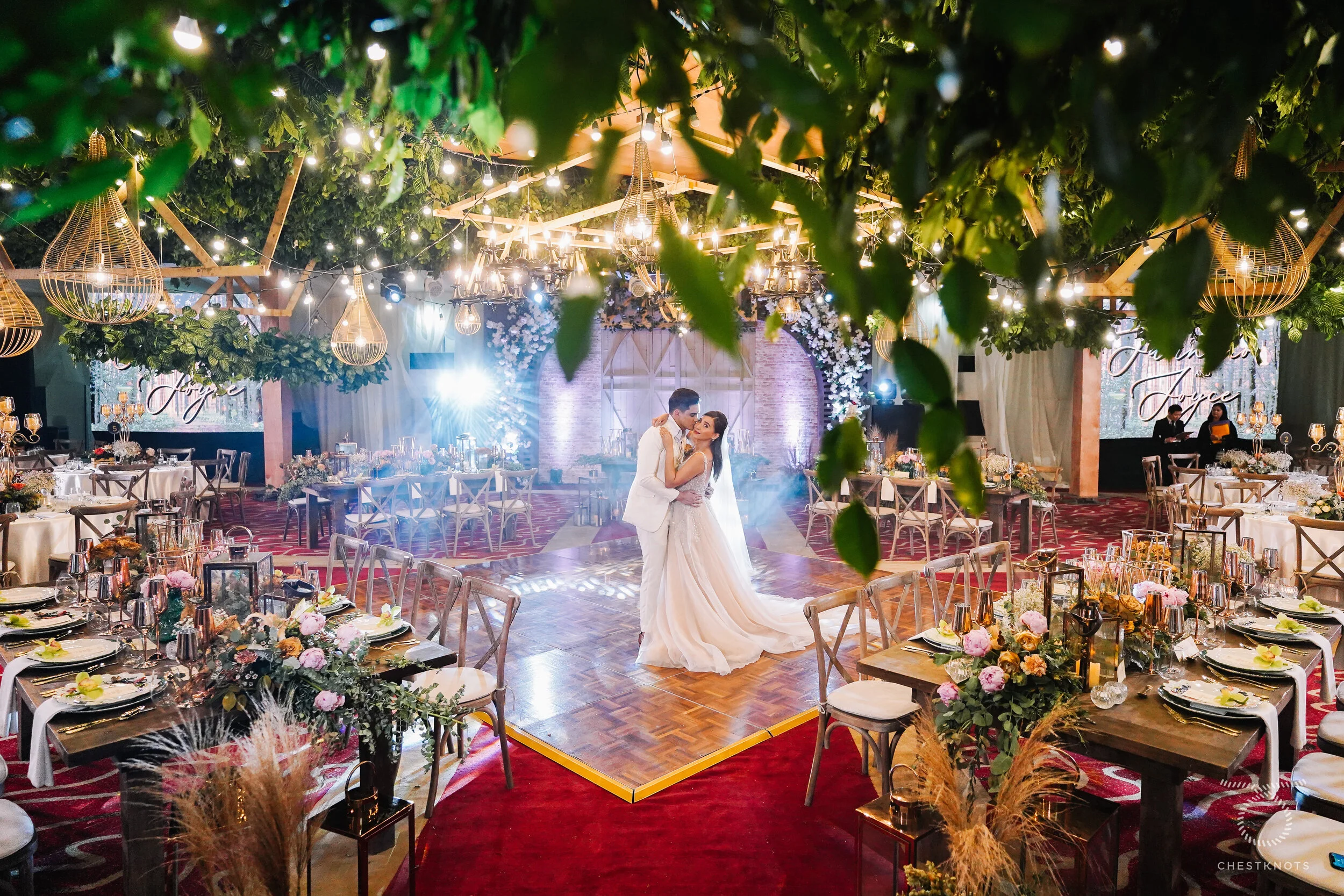 When God Weaves Your Love Story — Joyce Pring