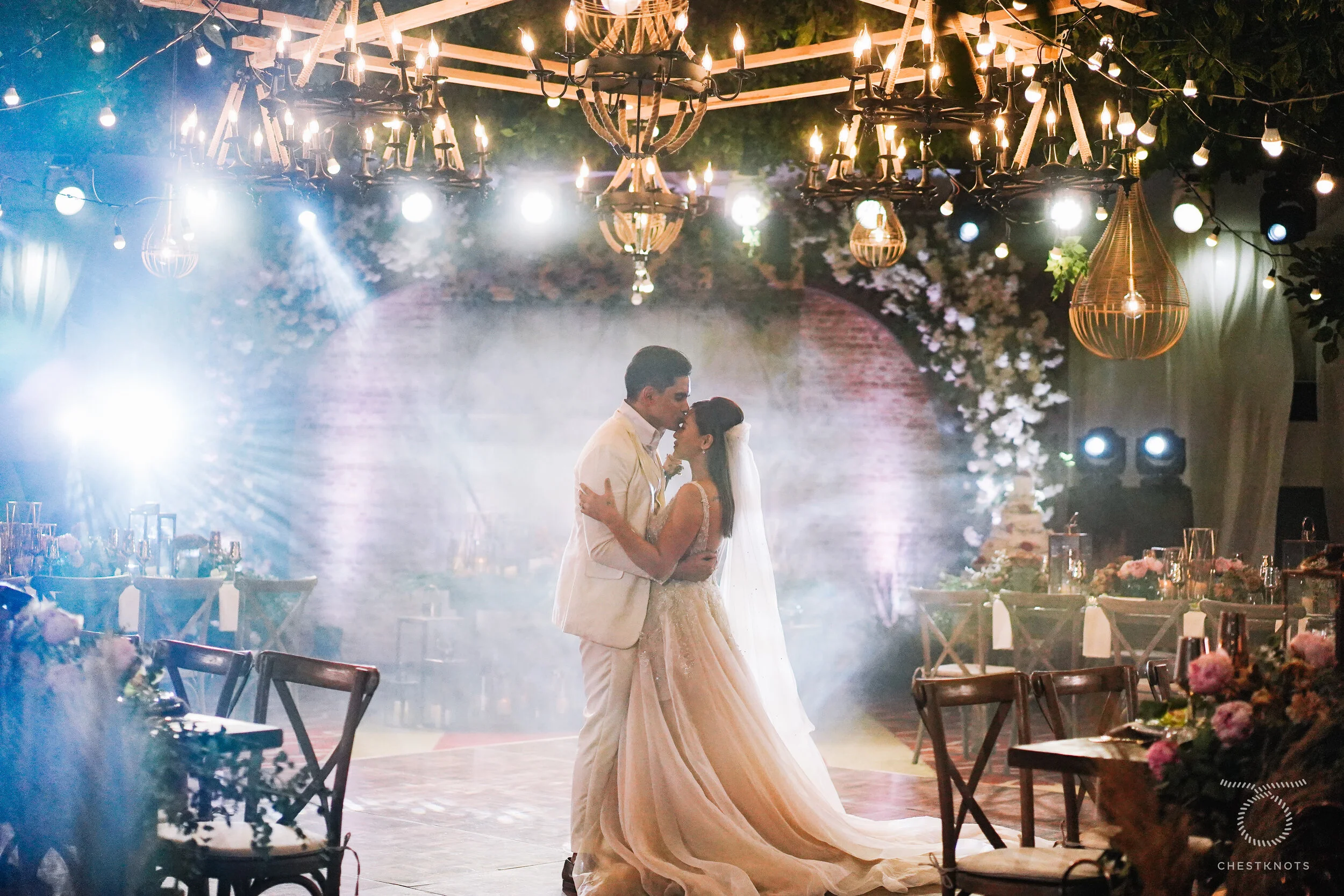 When God Weaves Your Love Story — Joyce Pring