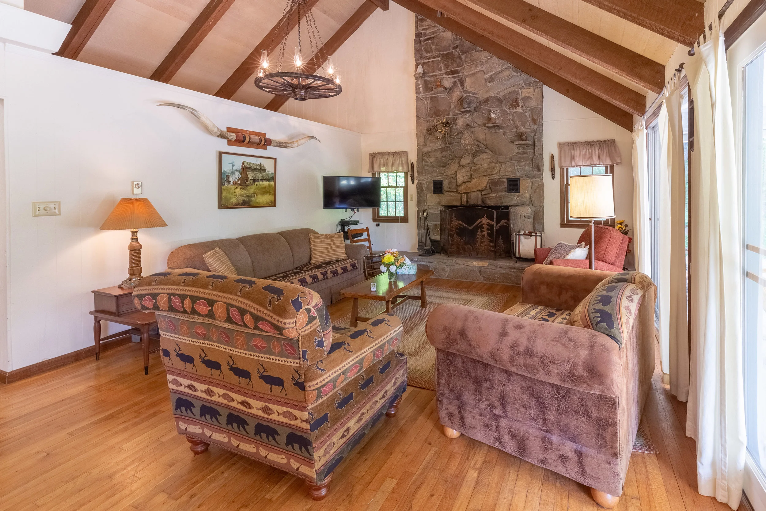 Pinery Cabin — Settlers Mountain Adventures