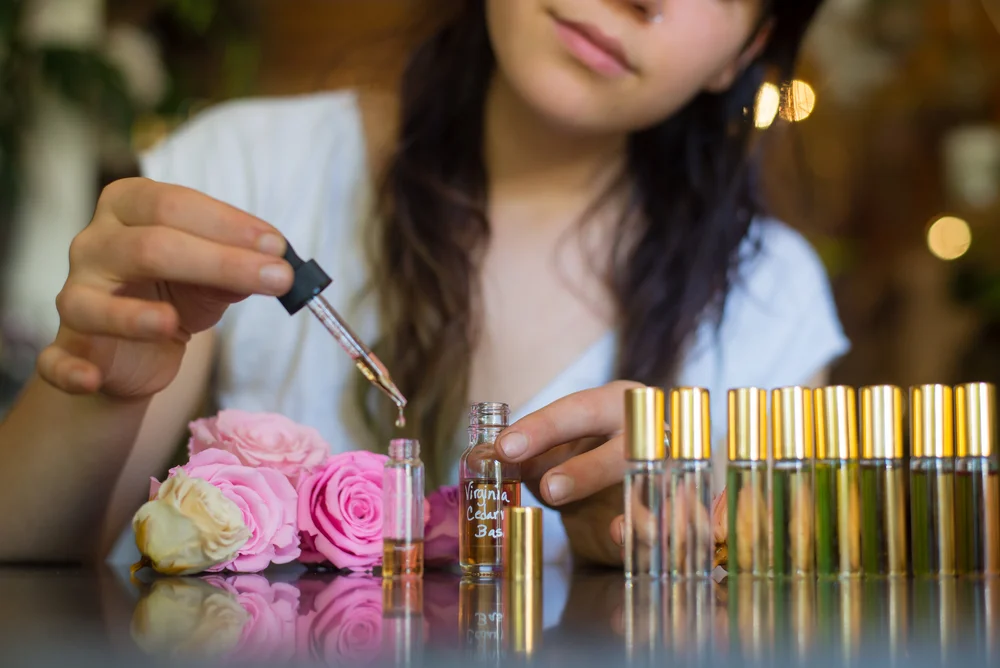 Perfume Workshops — Collage with Nature