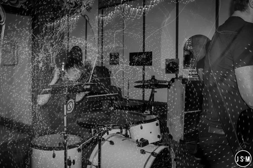 %i — Sound of a Smirk