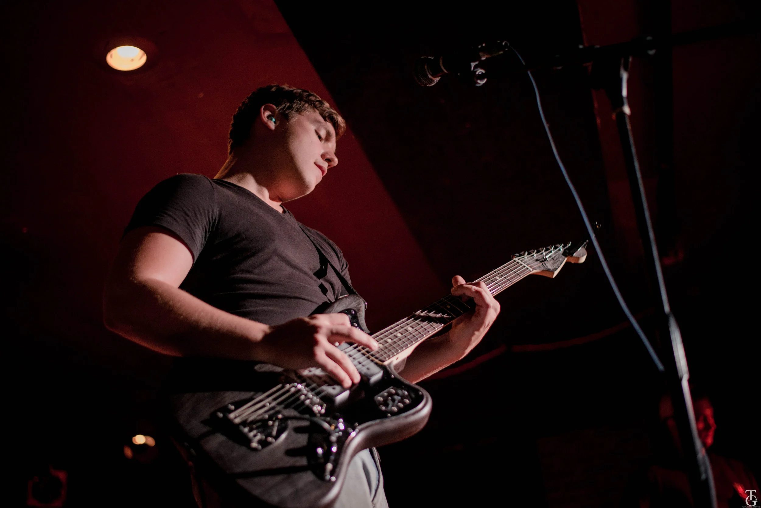 %i — Sound of a Smirk