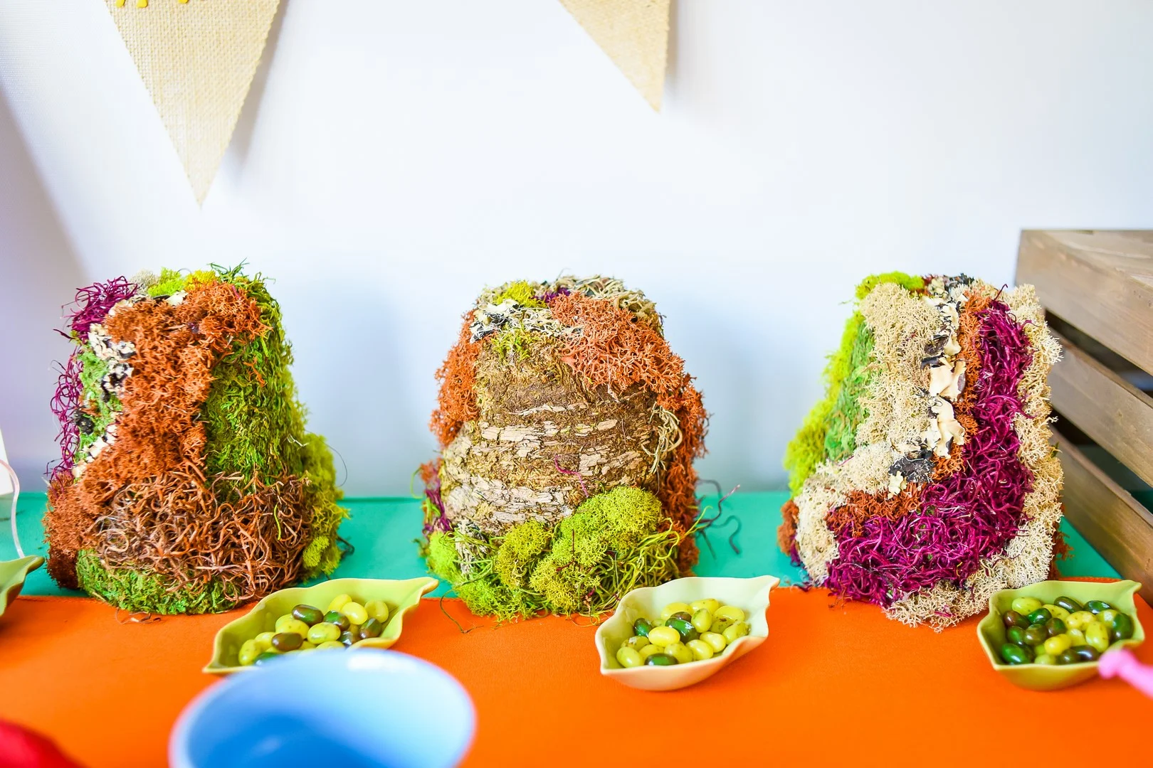 Easy DIY Party Supplies: Prehistoric Dinosaur Volcano Centerpieces ...