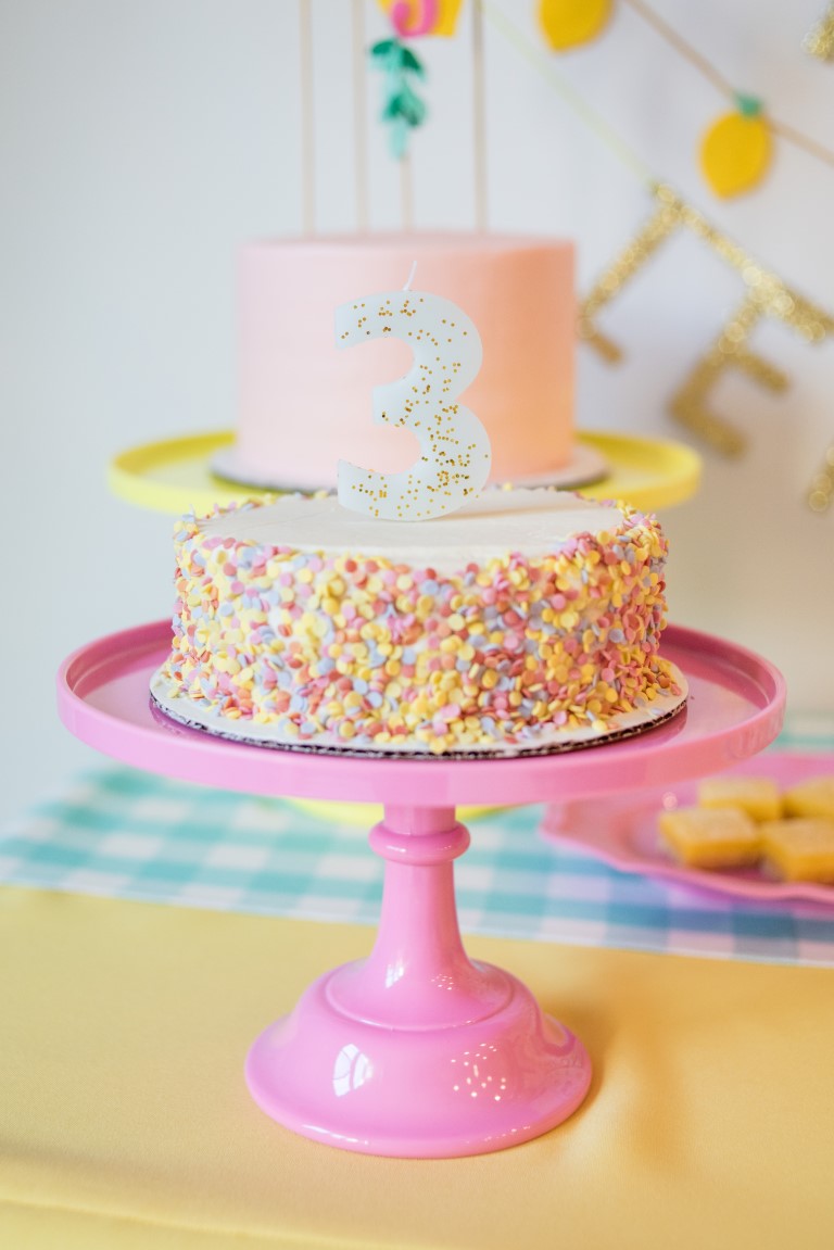 Lemon Party Inspiration for a Lemon or Lemonade Birthday Party — Sugar ...