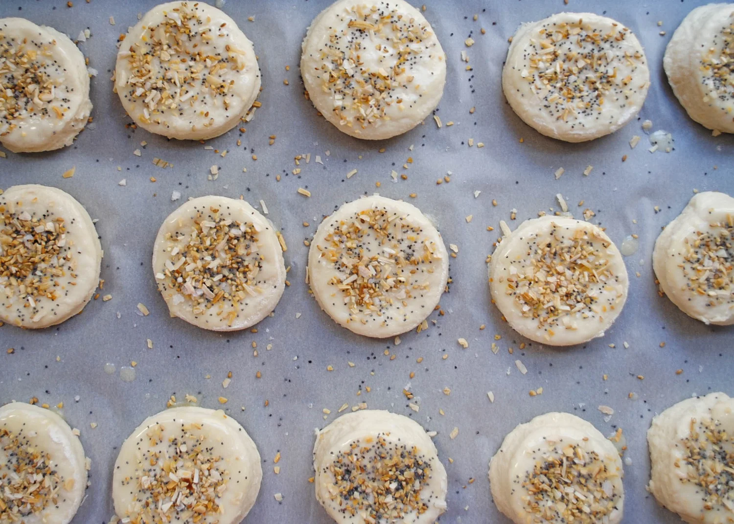 Everything Bagel Biscuits — Eat Cho Food