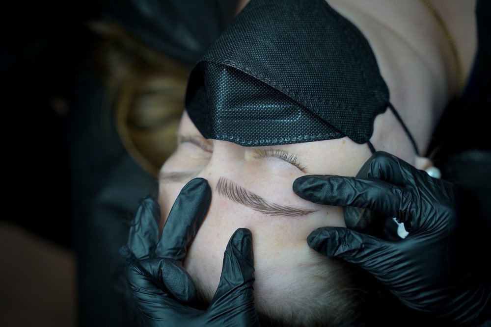 What Is The Difference Between Nano Brows and Microblading — HL Studio ...