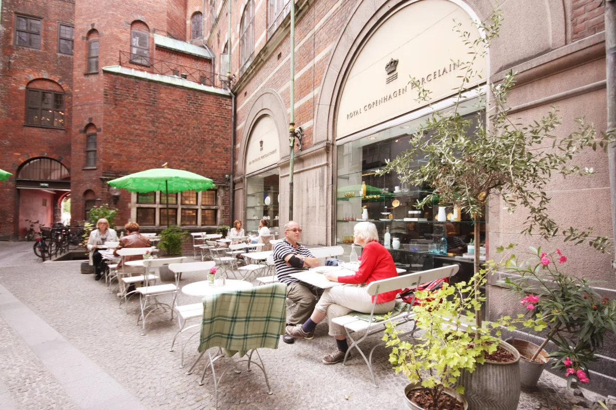 st.b / Royal Smushi Café in Copenhagen — Sodiumpartners
