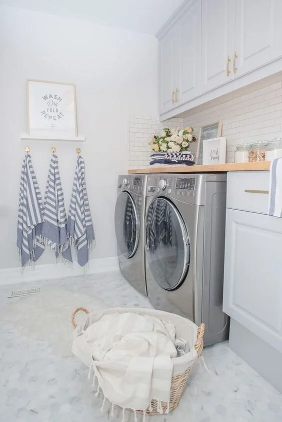 35 Colourful and Cheerful Laundry Room Ideas and Designs — RenoGuide ...