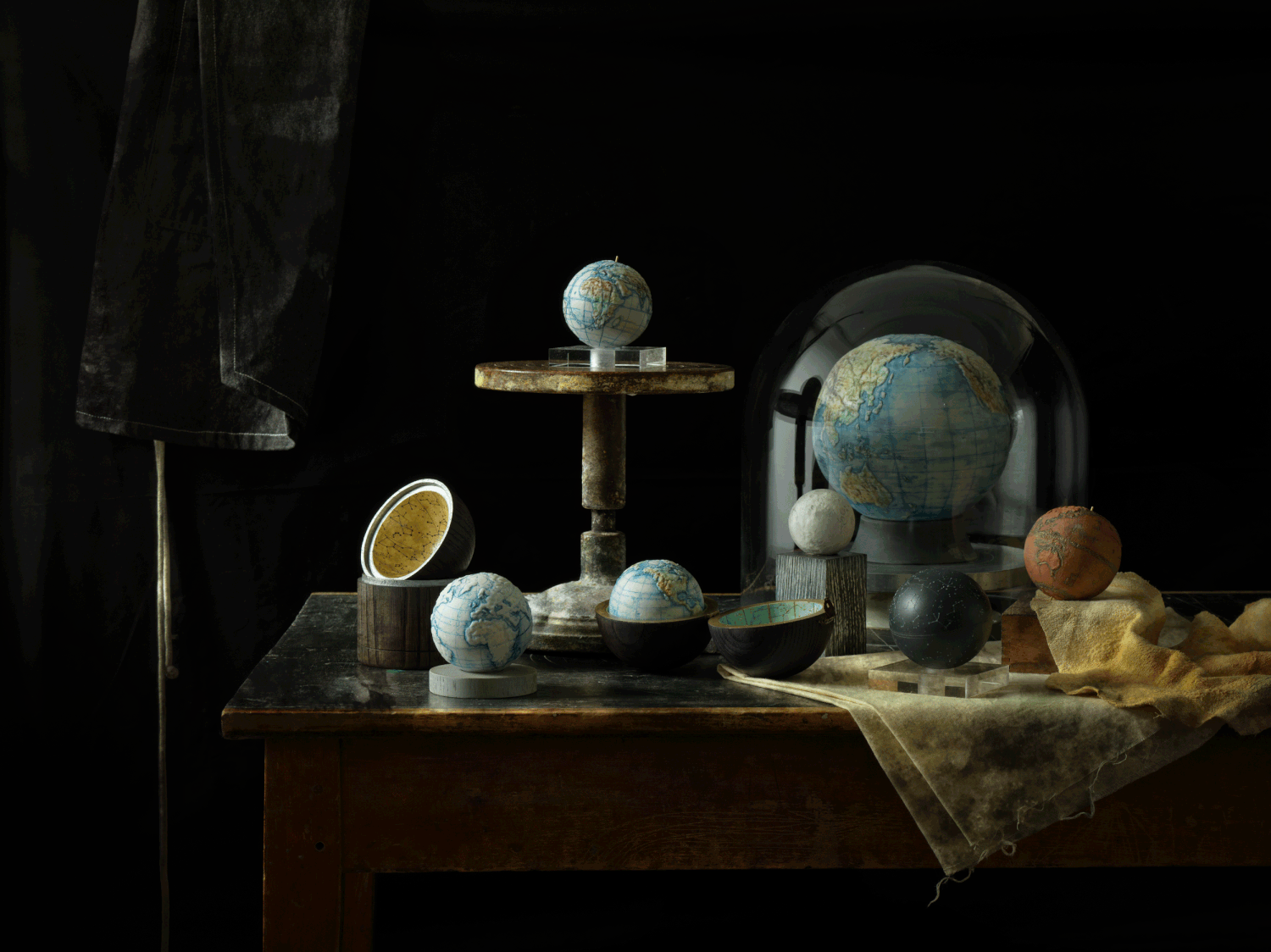 THE LITTLE GLOBE CO