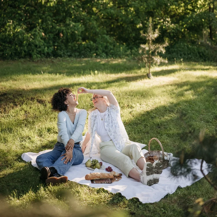 Non-Creepy Flirting: Signs, Confidence, & Respectful Tactics — Bay Area ...