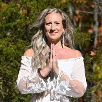 April Linson — The Urban Muse