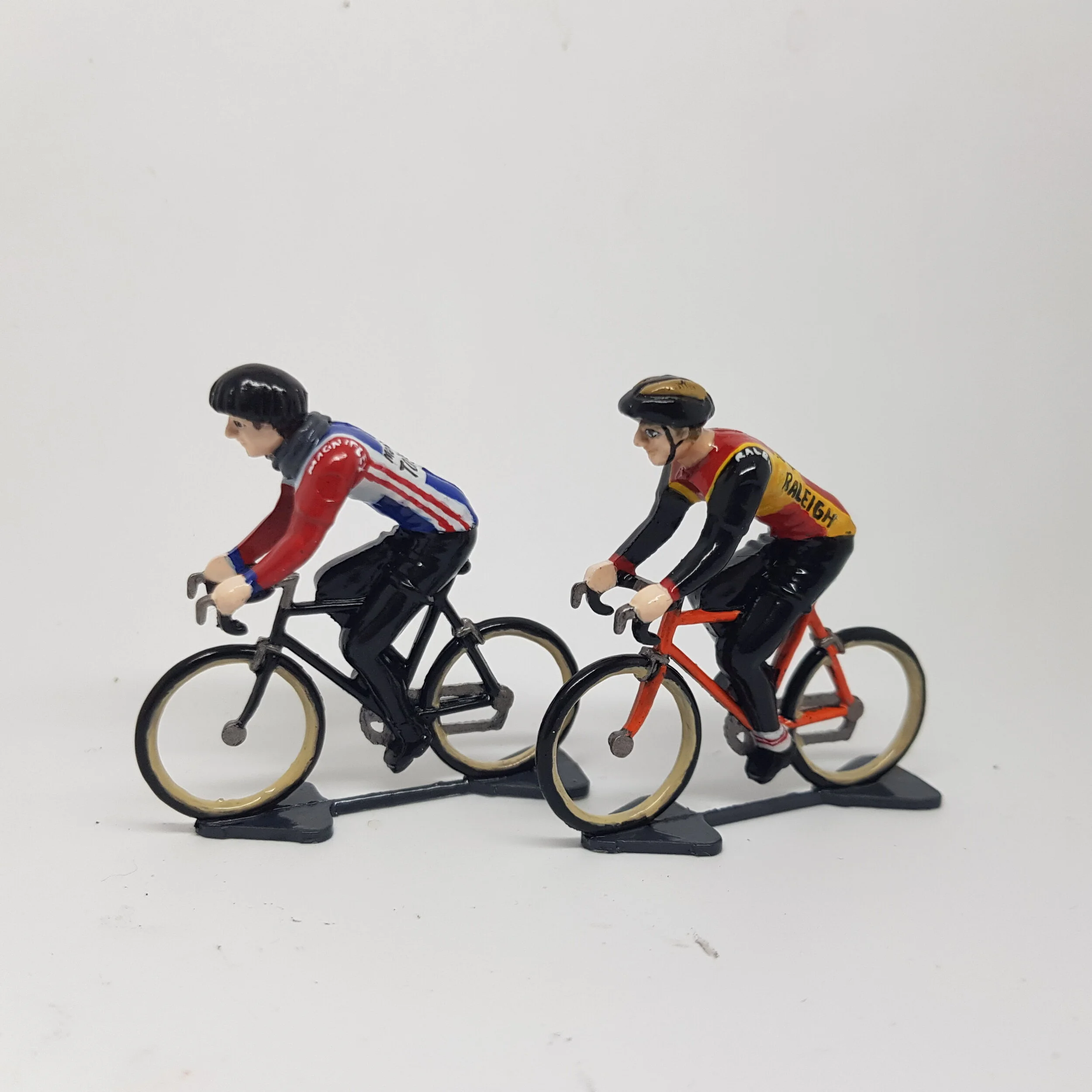 images of some of our painted model cyclists — The Model Cyclist