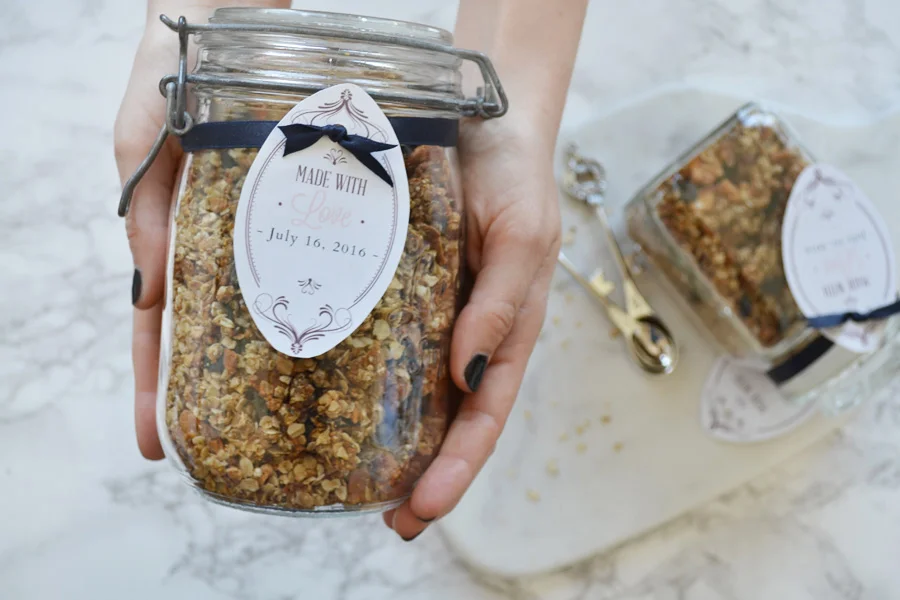 DIY HOMEMADE GRANOLA WEDDING FAVORS — KENDRA FOUND IT