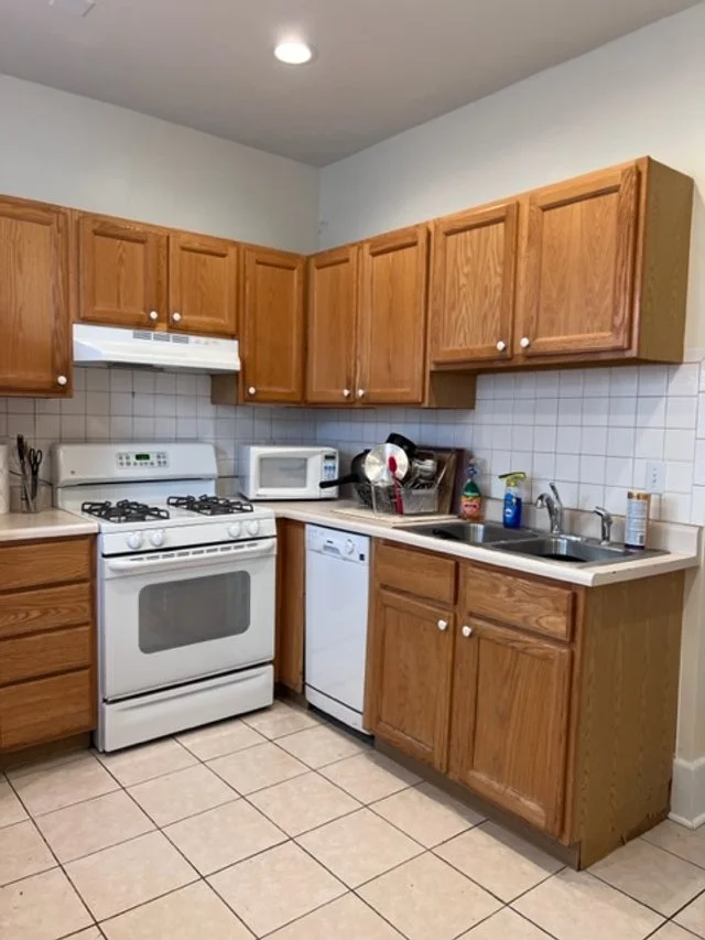 1019 N University 8 BR — Just BU Properties